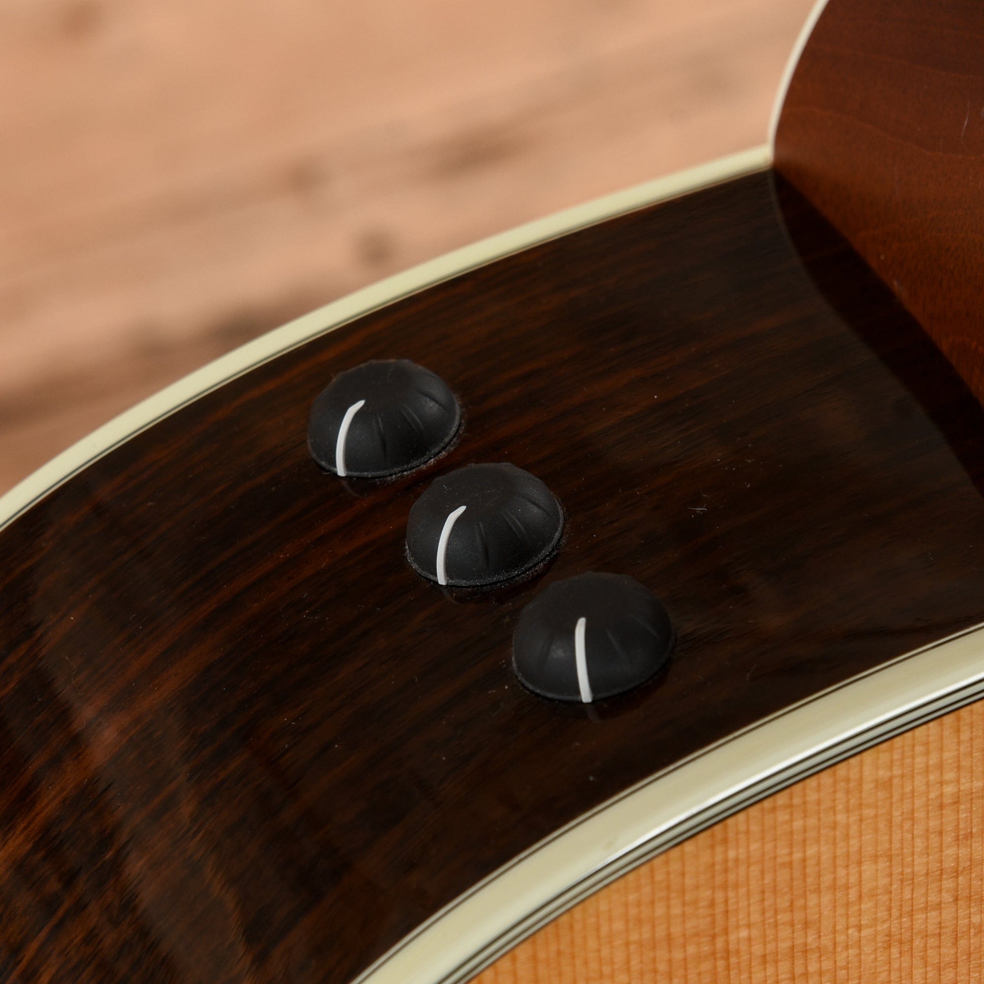 Taylor 814ce w/ ES1 Electronics Natural 2005 – Chicago Music Exchange