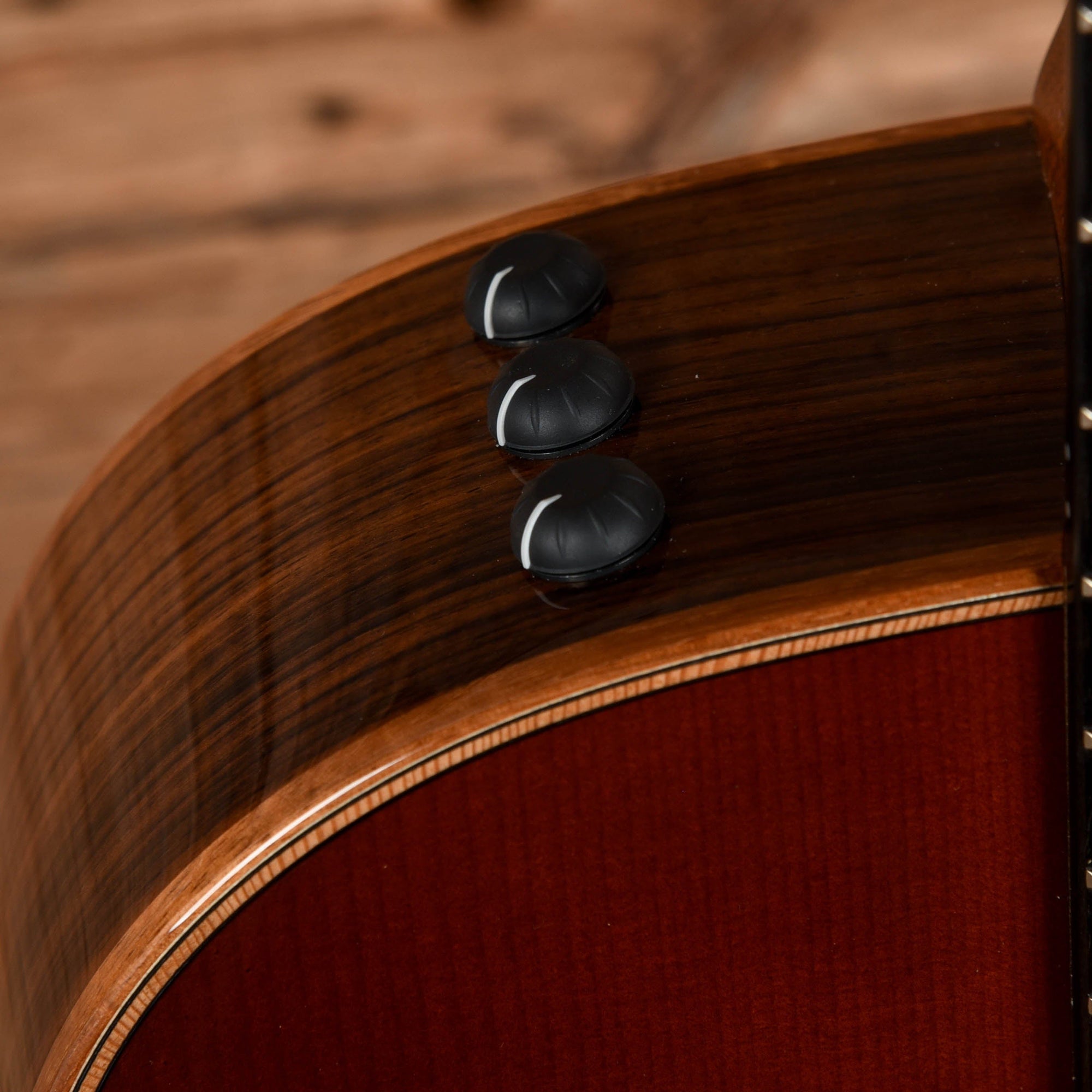 Taylor 712e 12-Fret w/ V-Class Bracing Western Sunburst 2019 – Chicago ...