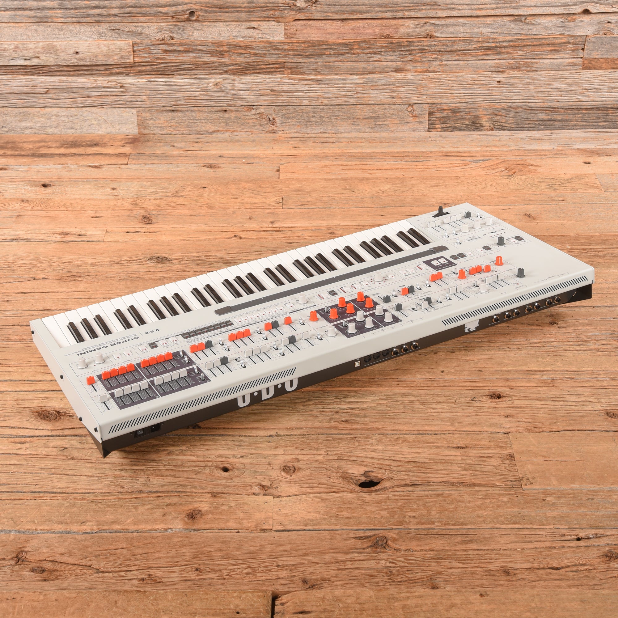 UDO Super Gemini Polyphonic Bi-timbral Analog-Hybrid Synthesizer ...