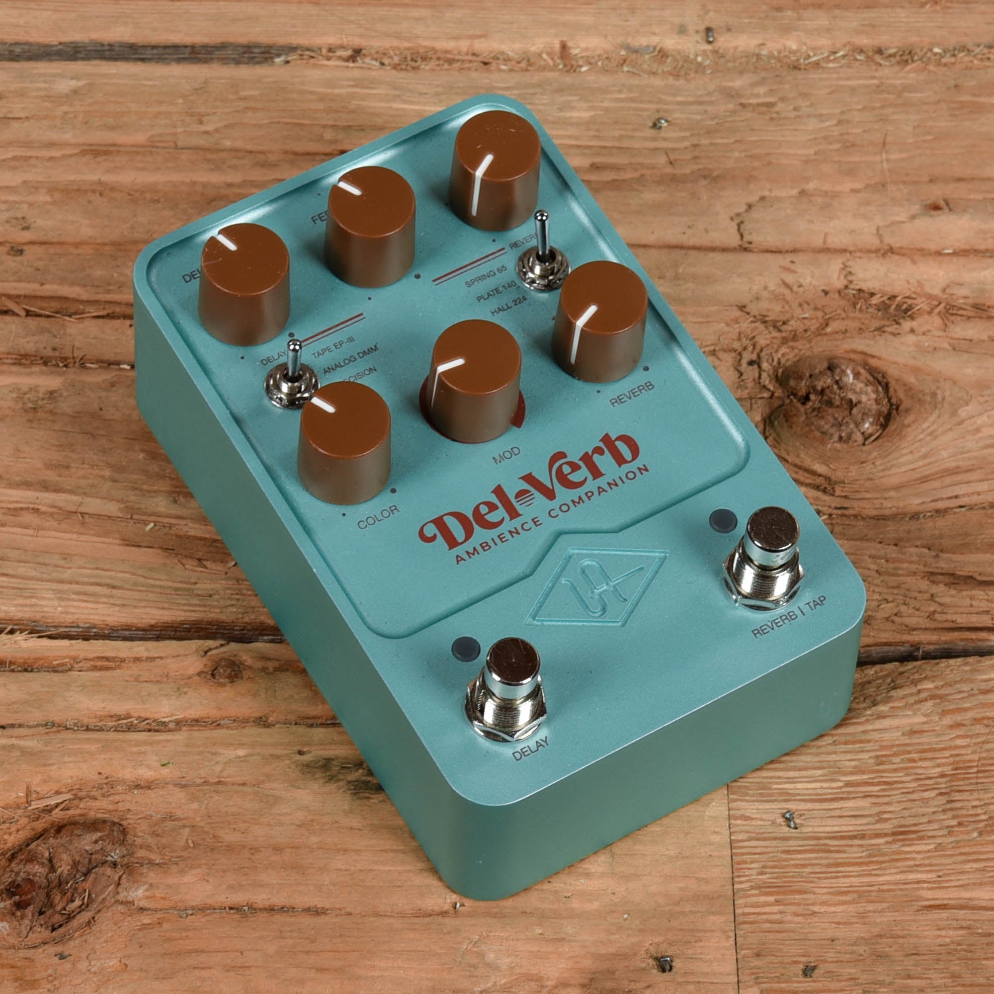 Universal Audio Del-Verb Ambience Companion – Chicago Music Exchange