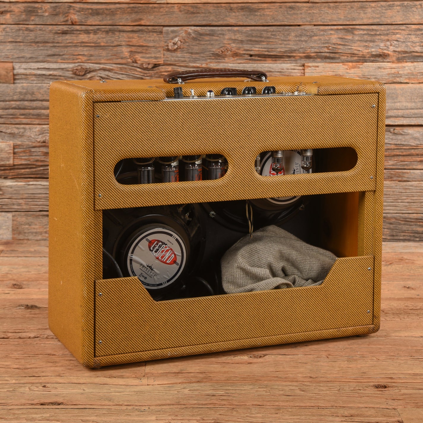 Victoria Double Deluxe 40-Watt 2x12" Guitar Combo Amp – Chicago Music ...