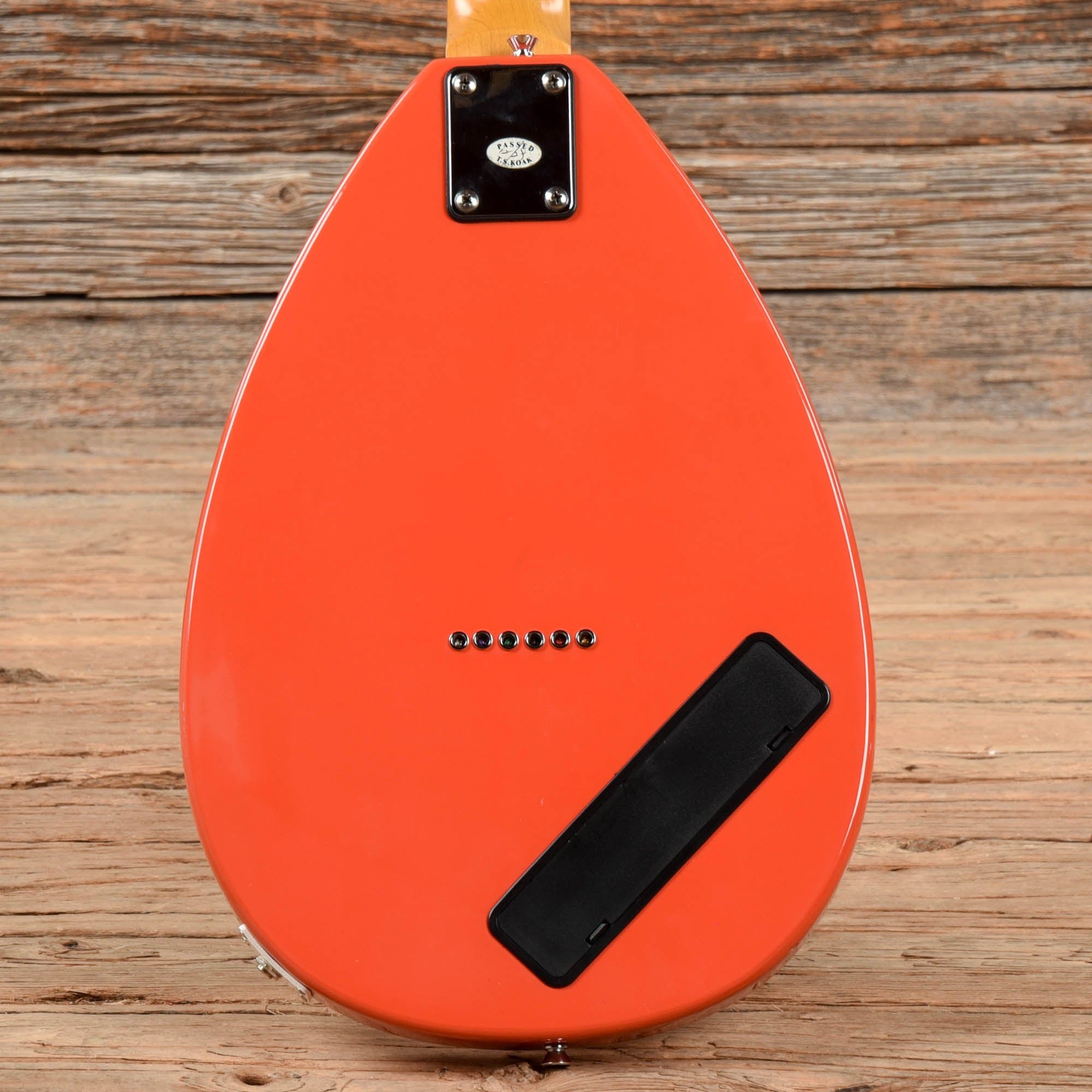 Vox Apache-1 Salmon Pink – Chicago Music Exchange