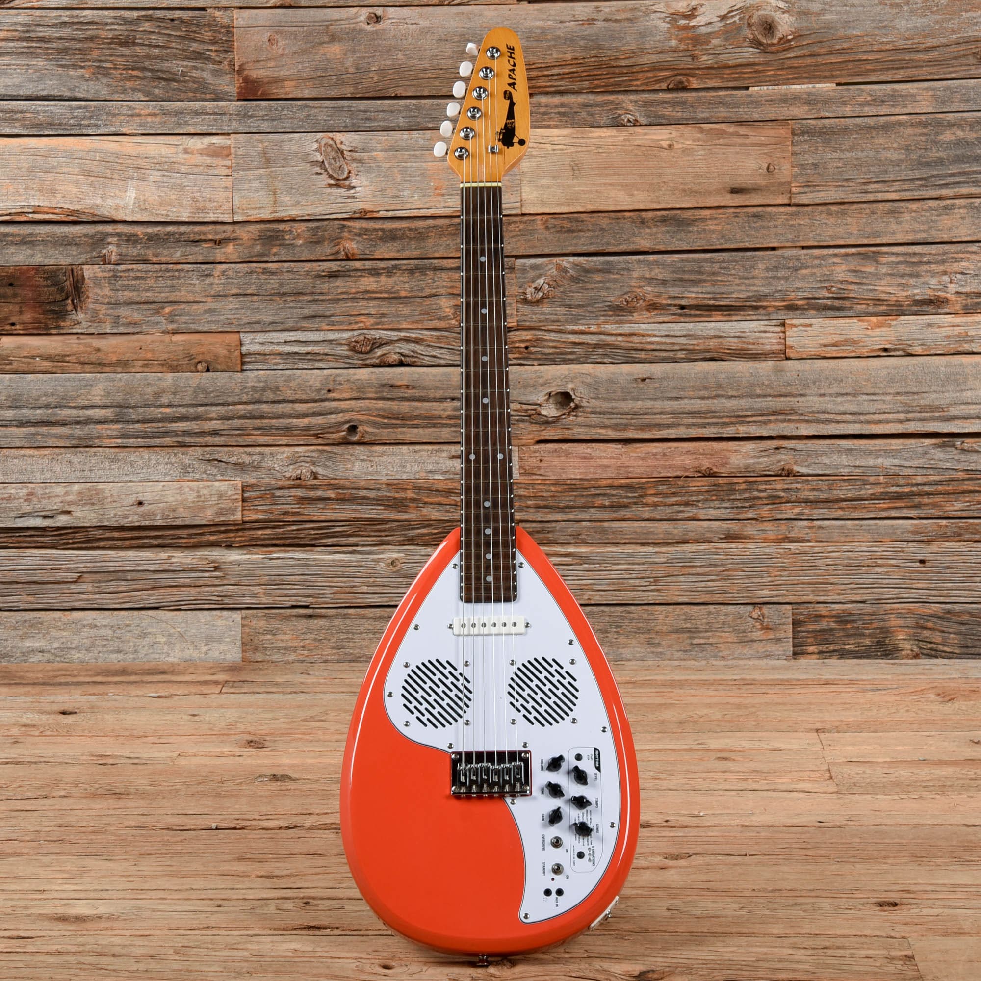 Vox Apache-1 Salmon Pink – Chicago Music Exchange