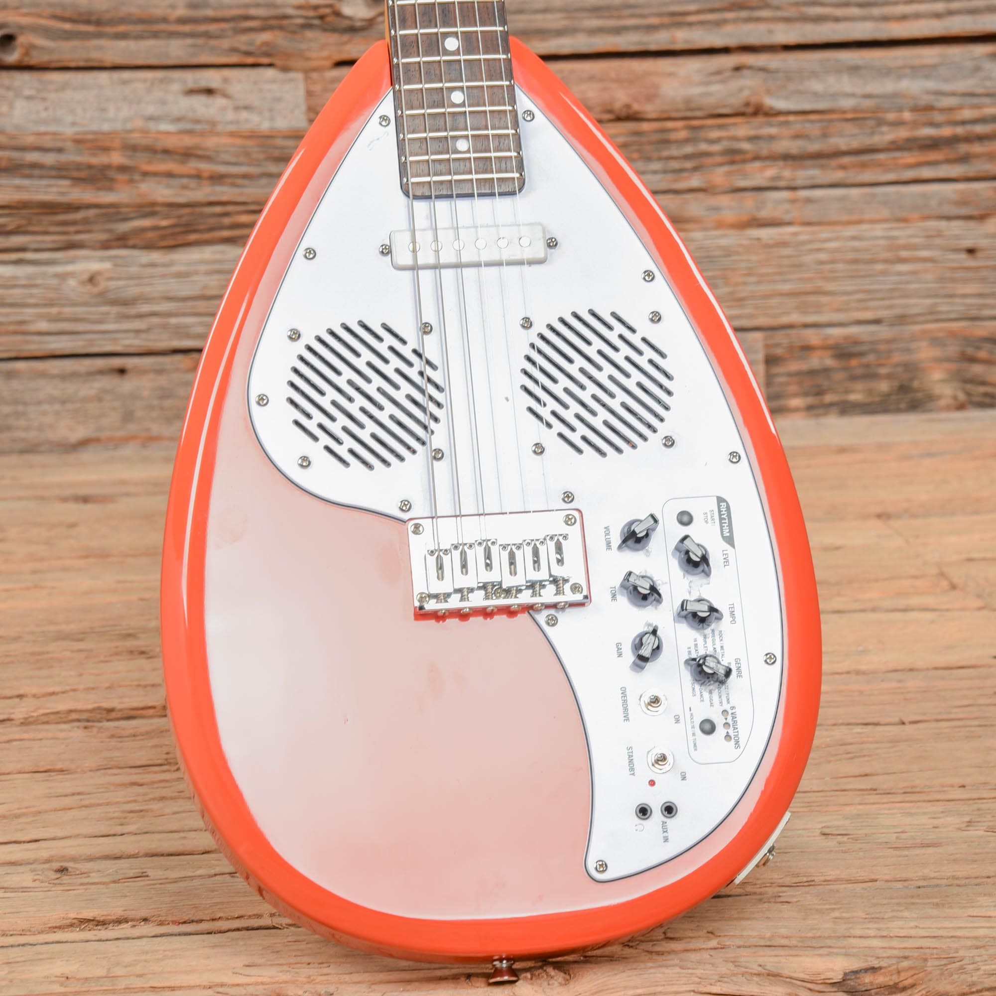 Vox Apache-1 Salmon Pink – Chicago Music Exchange