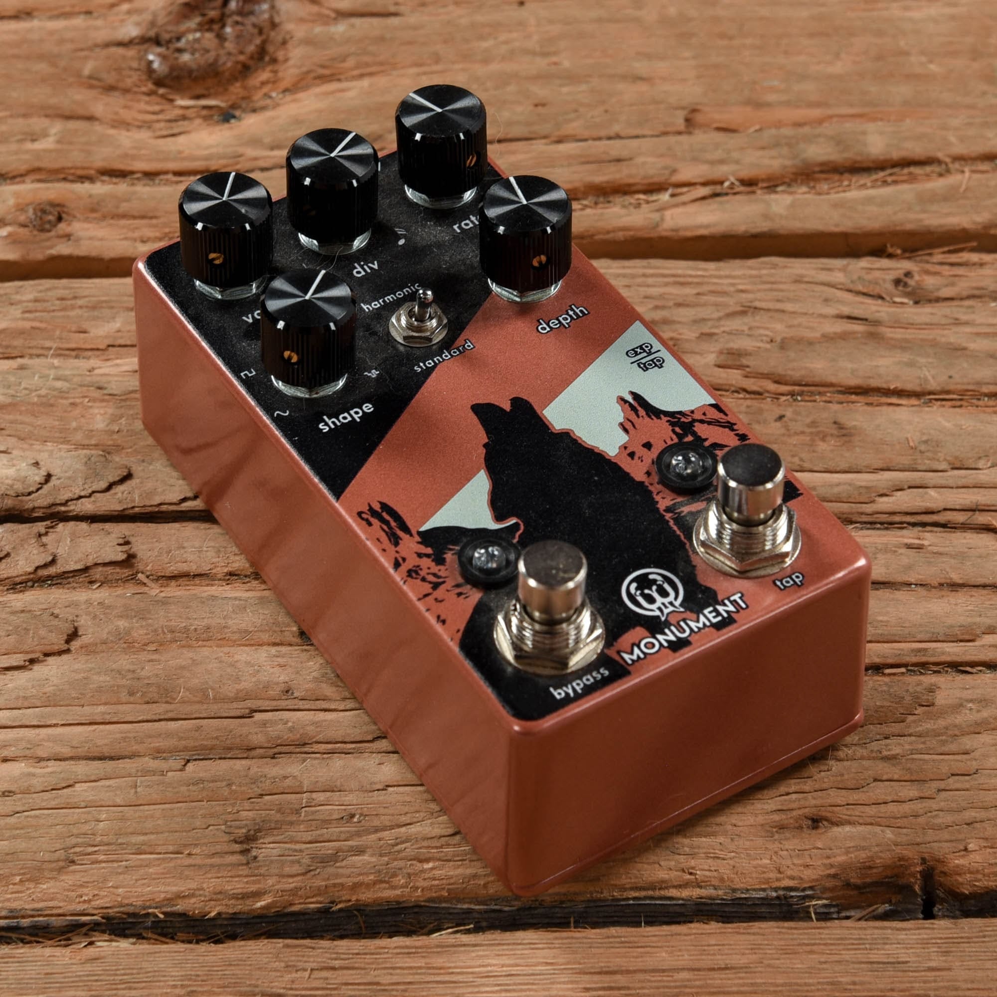 Walrus Monument Harmonic Tap Tremolo V2 – Chicago Music Exchange