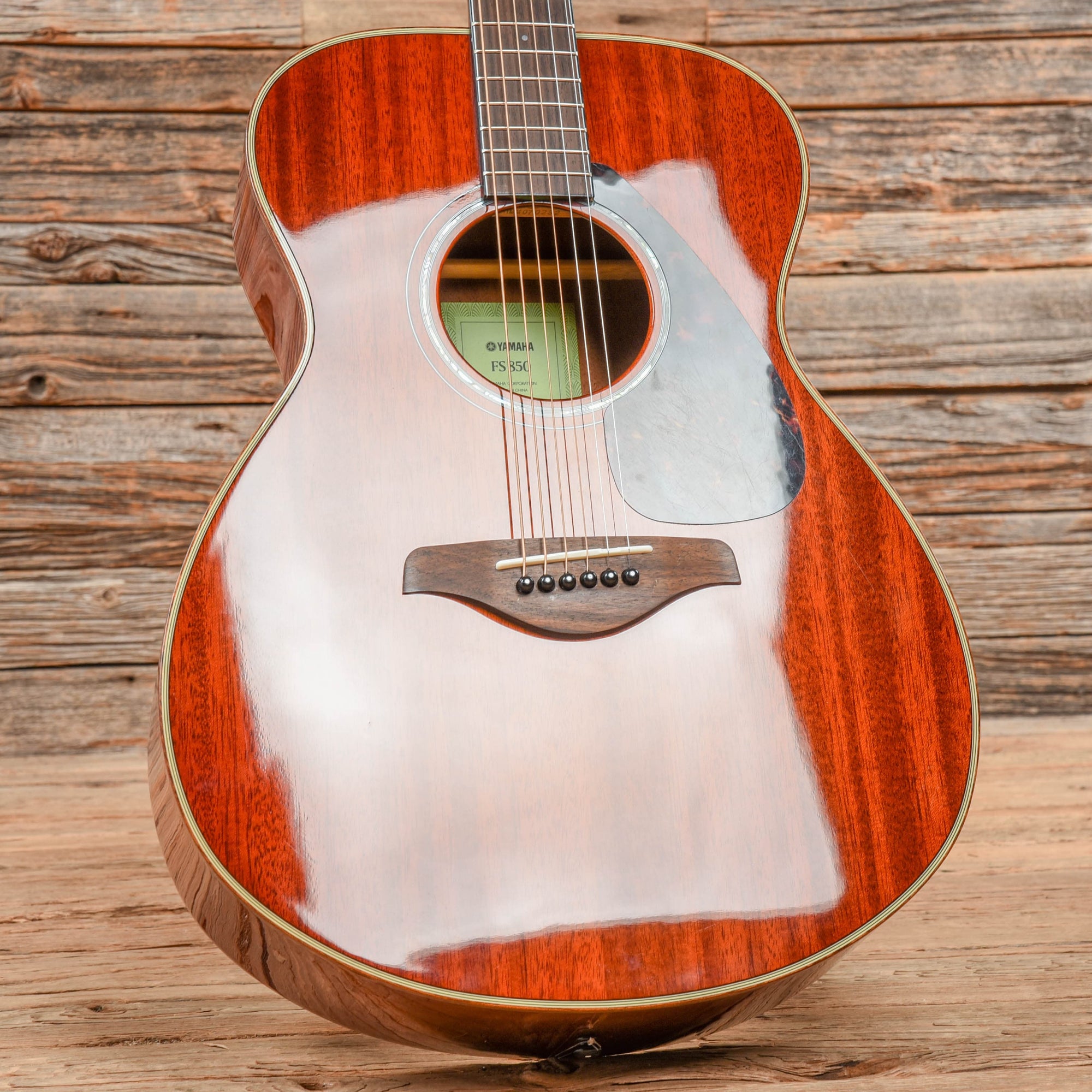 Yamaha FS850 Sunburst 2016 – Chicago Music Exchange