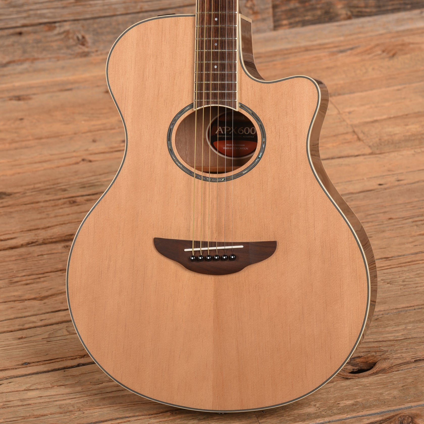 Yamaha APX600 Natural – Chicago Music Exchange