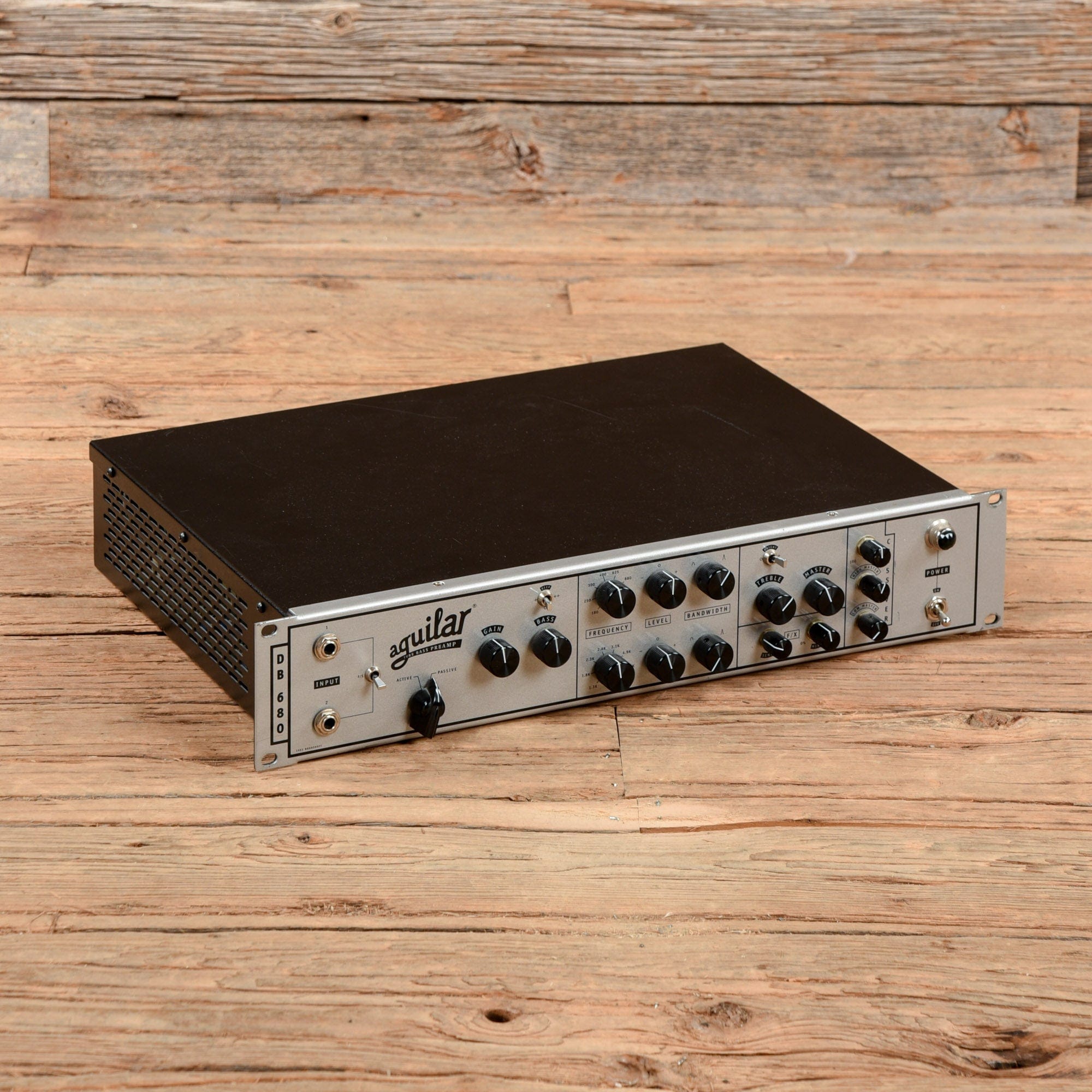 Aguilar DB 680 Tube Bass Preamp – Chicago Music Exchange