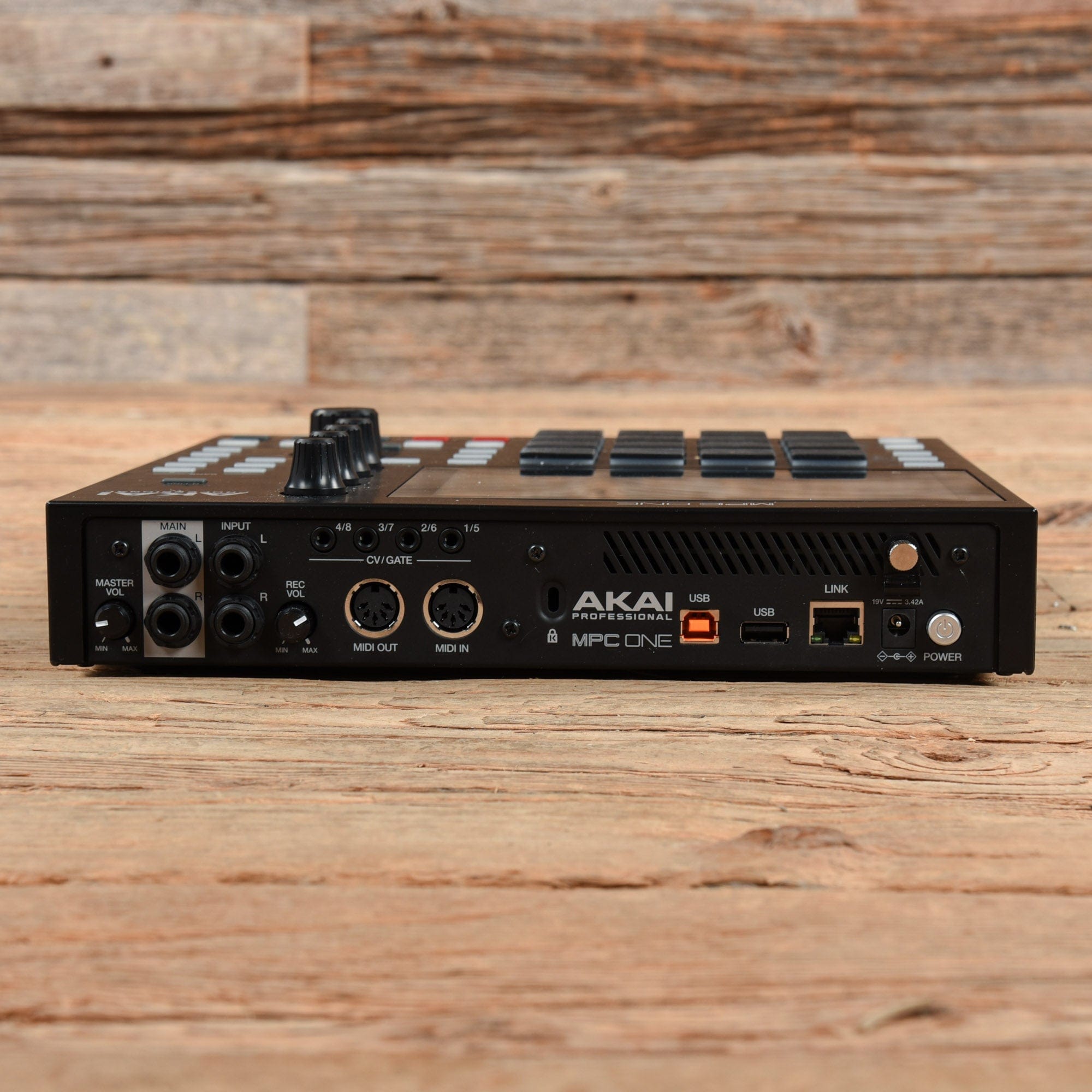 Akai MPC One Standalone MIDI Sequencer – Chicago Music Exchange