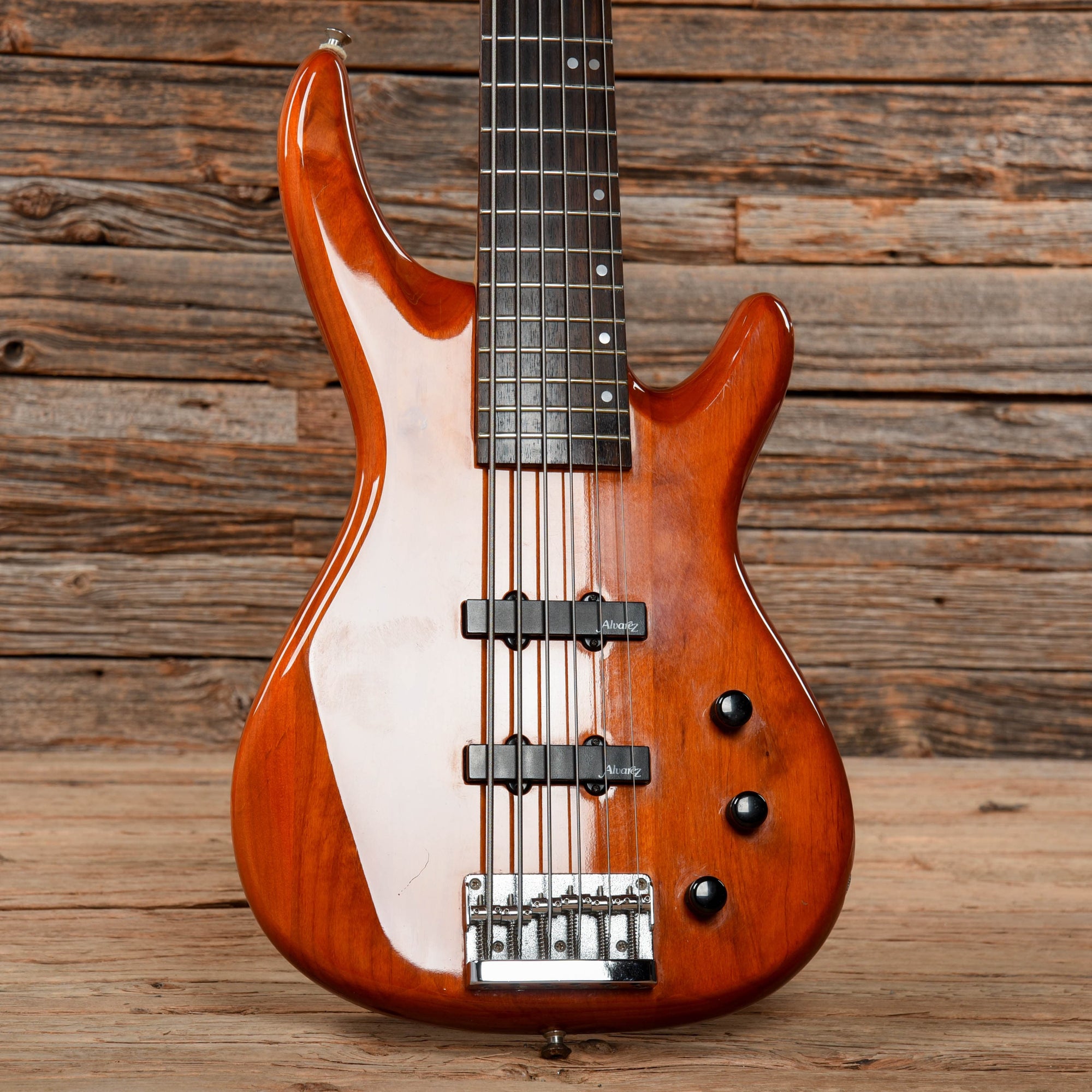 Alvarez 6-String Bass Natural – Chicago Music Exchange