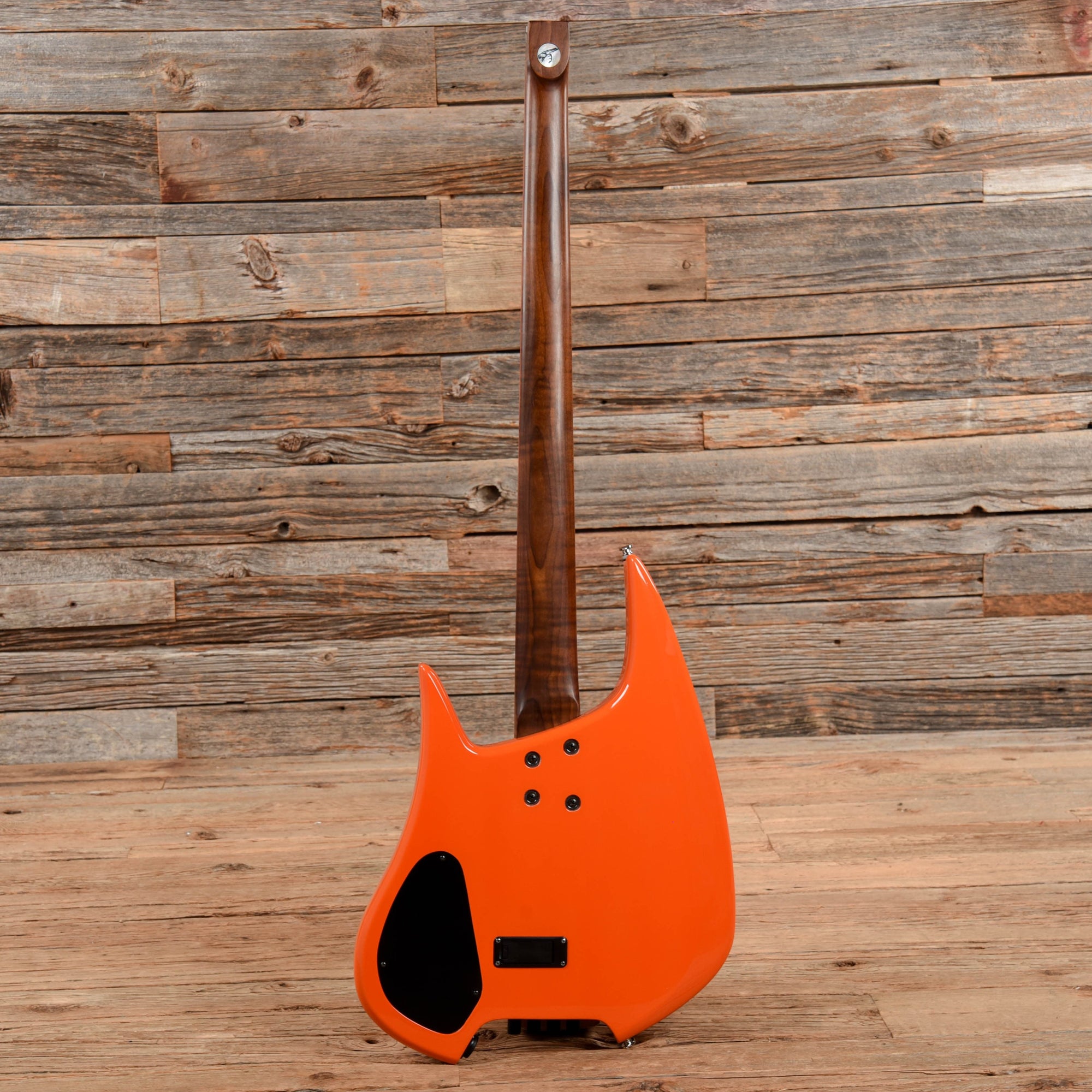 Bee Headless Bass Orange 2017 – Chicago Music Exchange