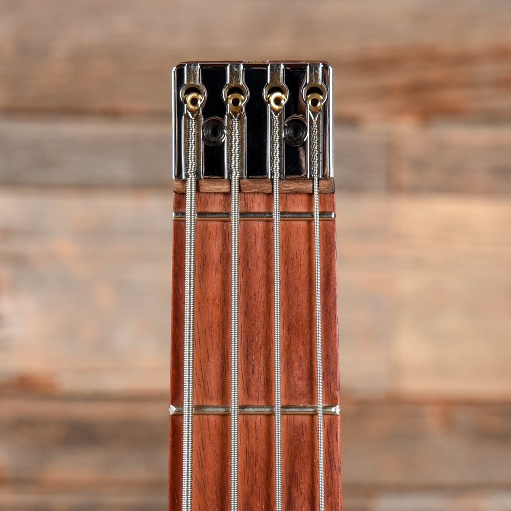 Bee Headless Bass Orange 2017 – Chicago Music Exchange