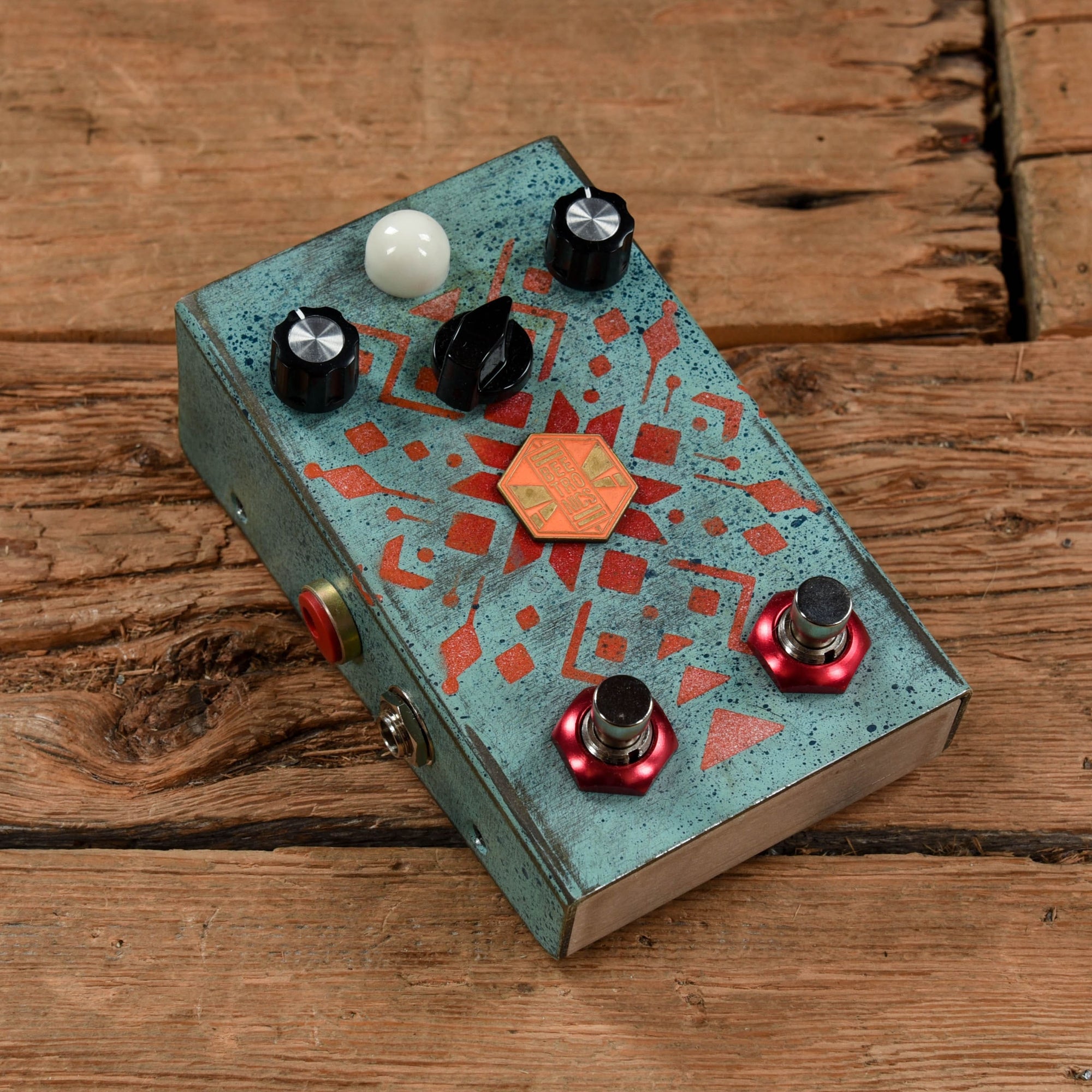 Beetronics OctaHive Custom Series Octave Fuzz – Chicago Music Exchange