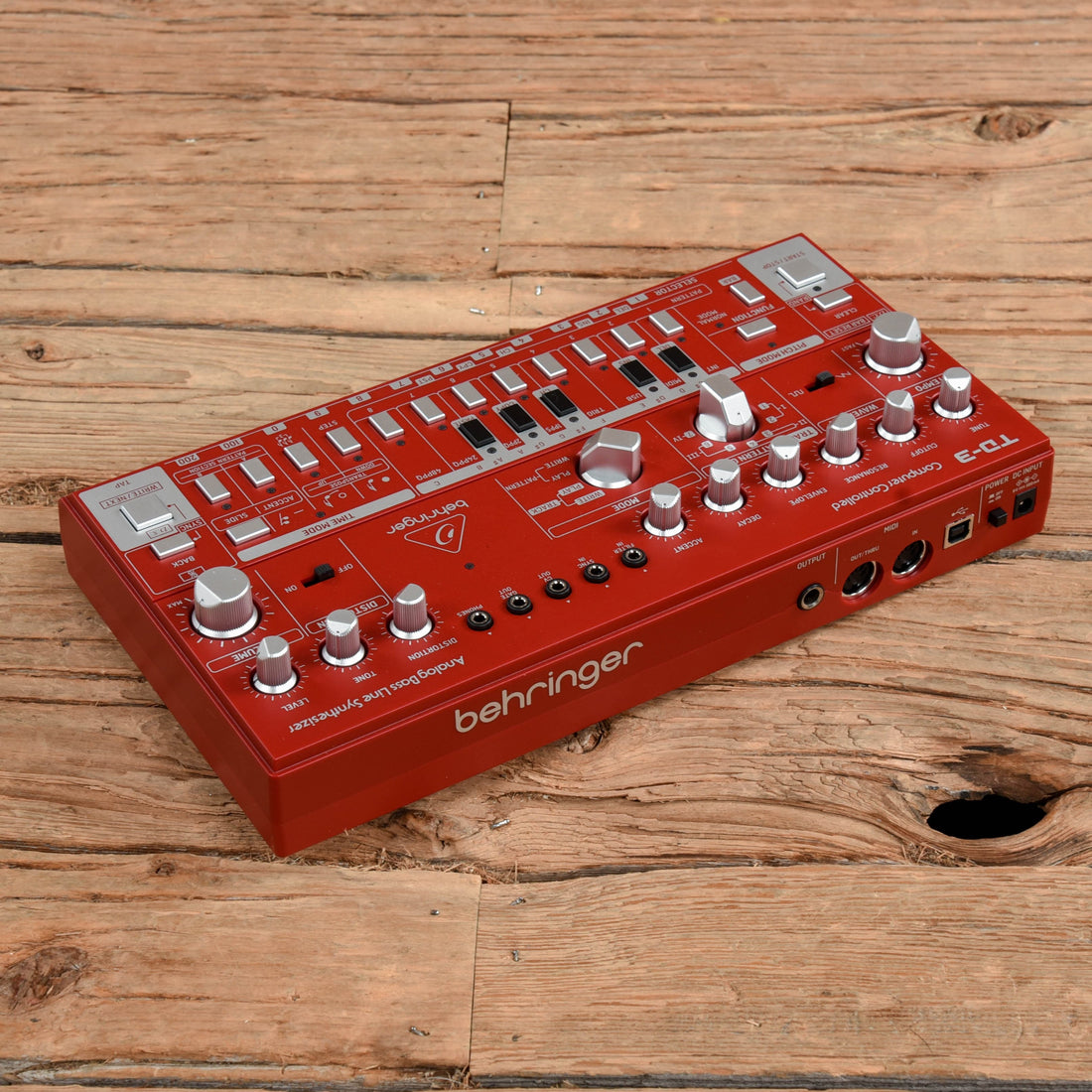 Behringer TD-3 Analog Bass Line Synthesizer – Chicago Music Exchange
