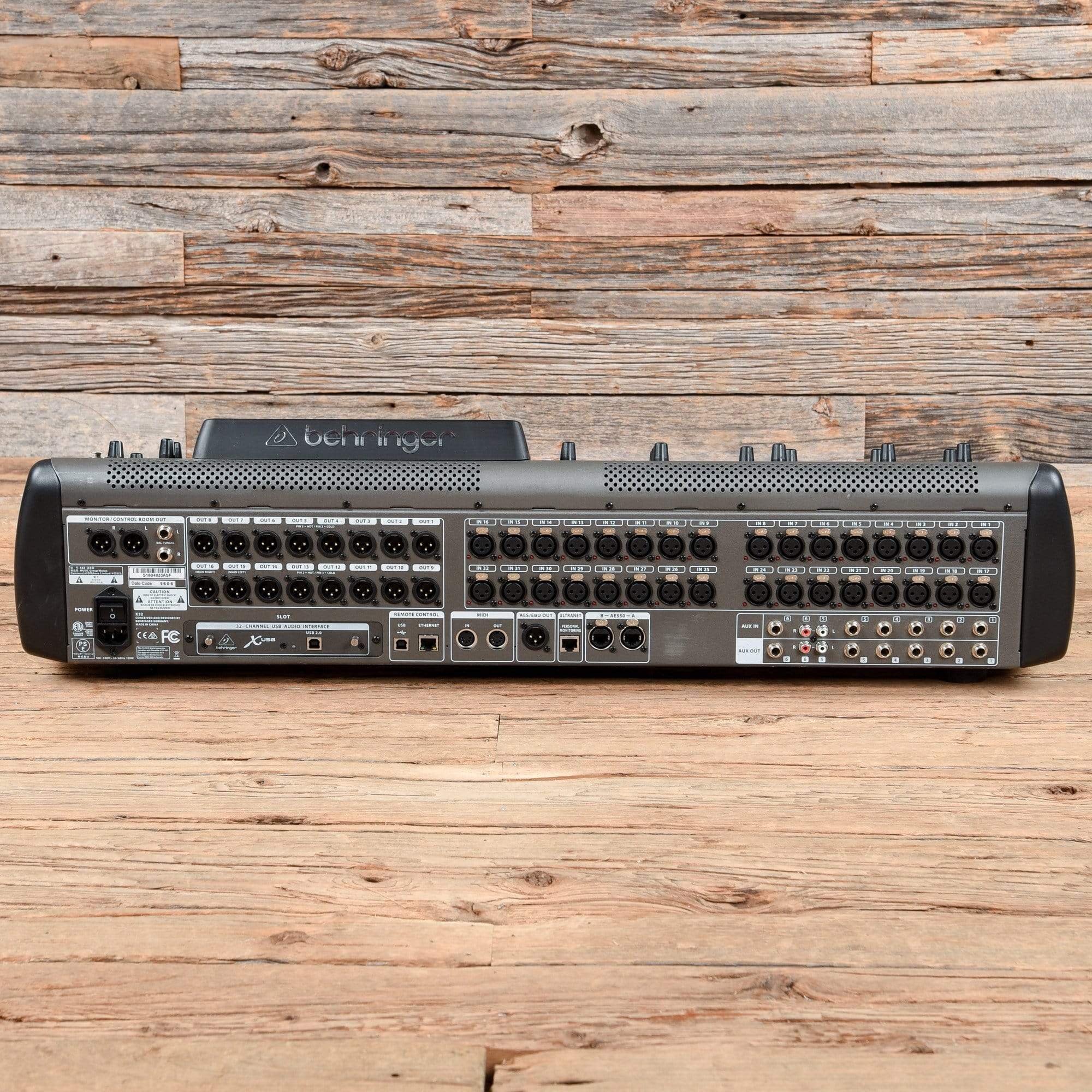 Behringer X32 – Chicago Music Exchange
