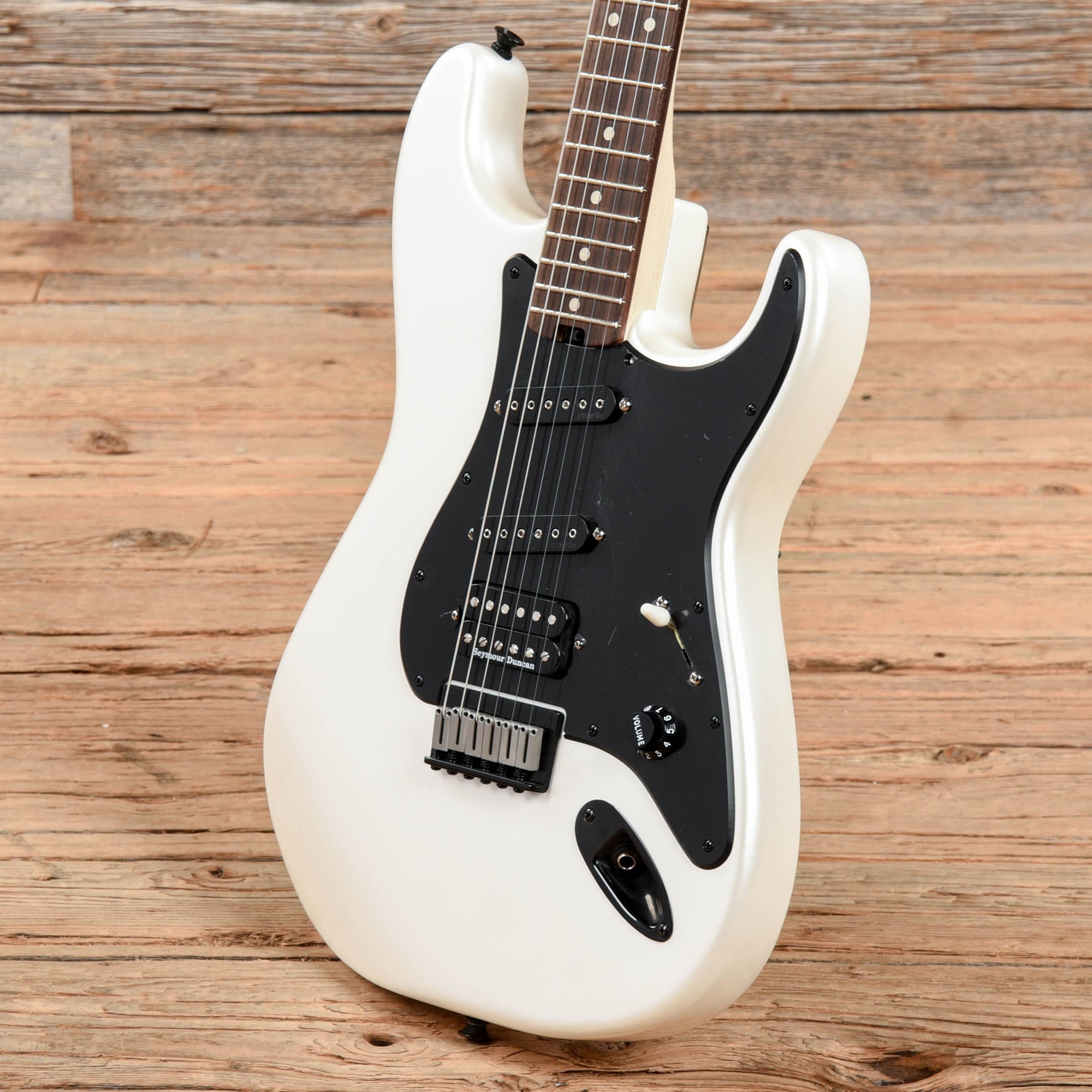 Charvel Jake E Lee Signature Pro-Mod So-Cal Style 1 HSS HT RW Pearl Wh ...