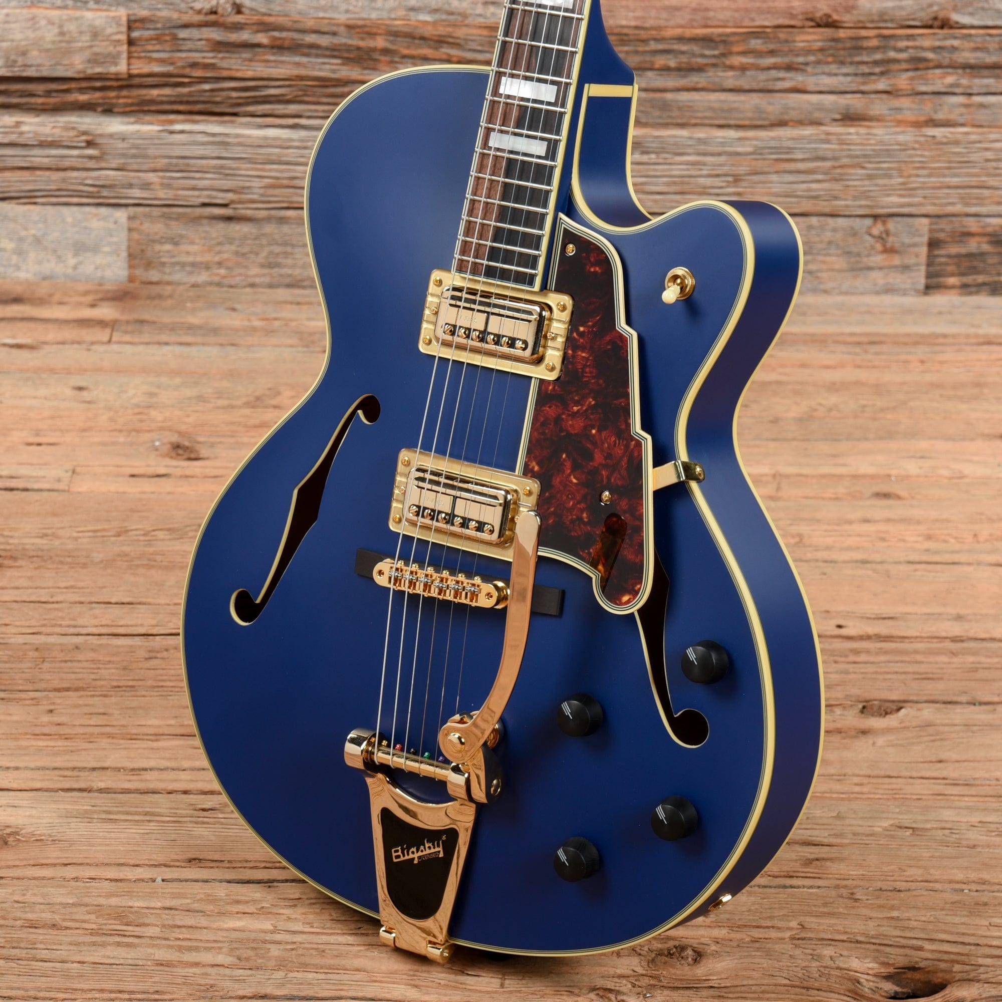 D'Angelico Deluxe 175 Matte Royal Blue 2017 – Chicago Music Exchange