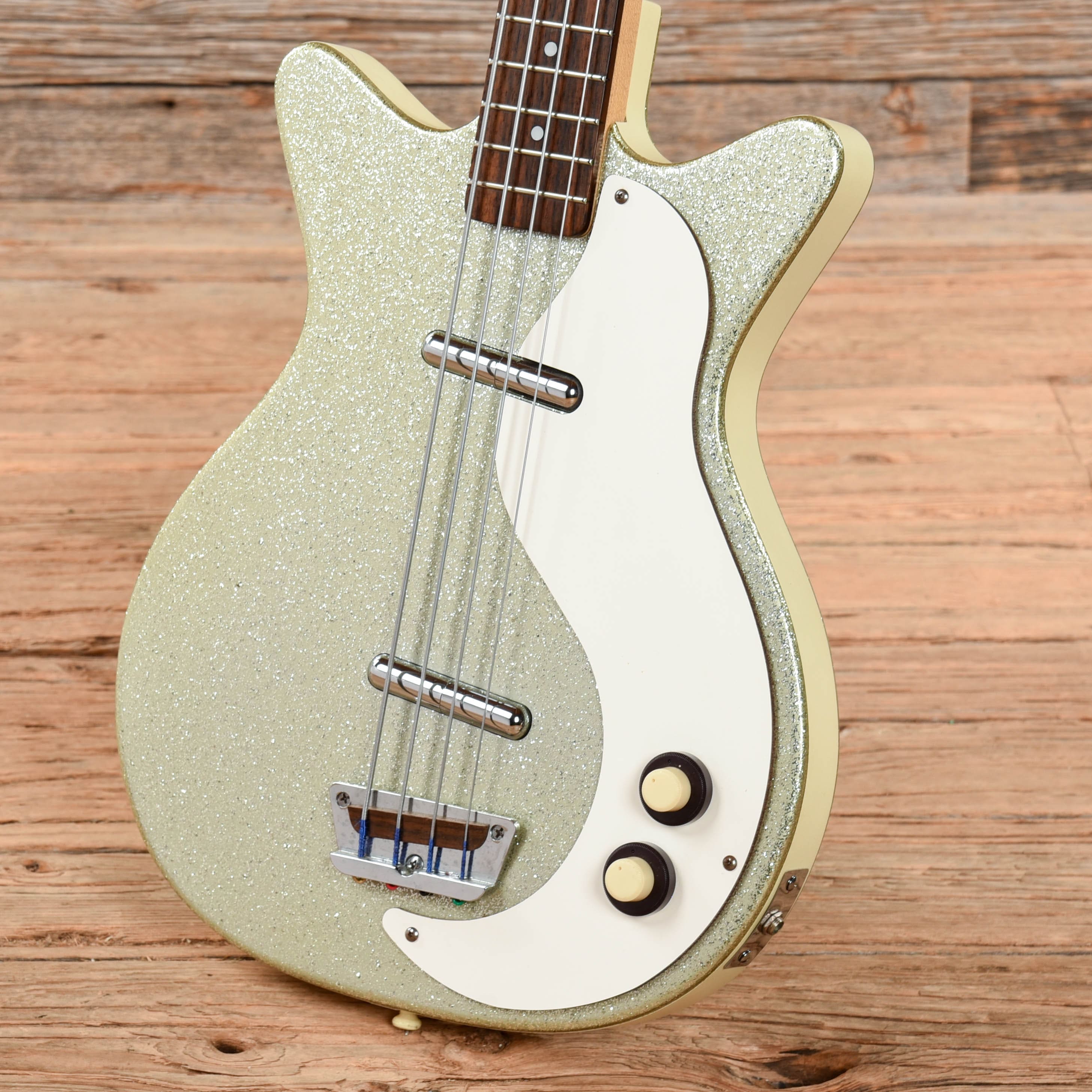 Danelectro DC Bass Silver Sparkle 2003 – Chicago Music Exchange