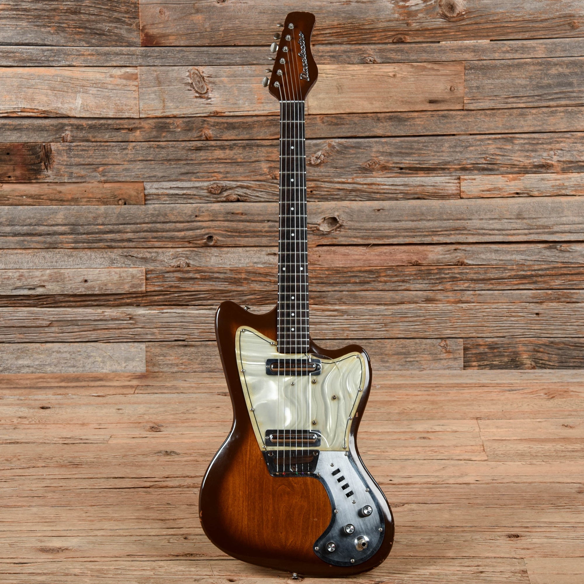 Danelectro Coral Hornet Vincent Bell Signature Sunburst 1967 – Chicago ...