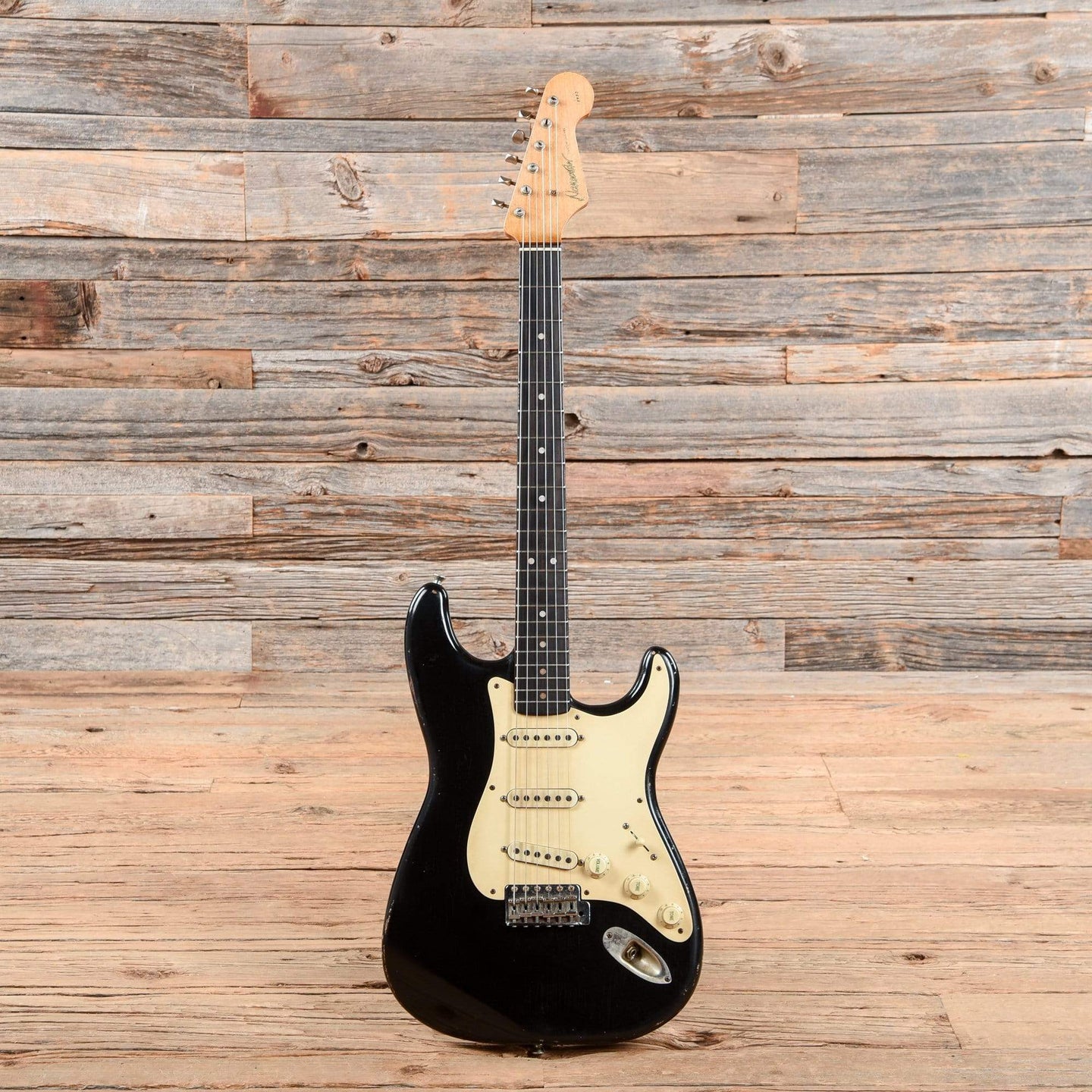 Danocaster Double Cut Black – Chicago Music Exchange