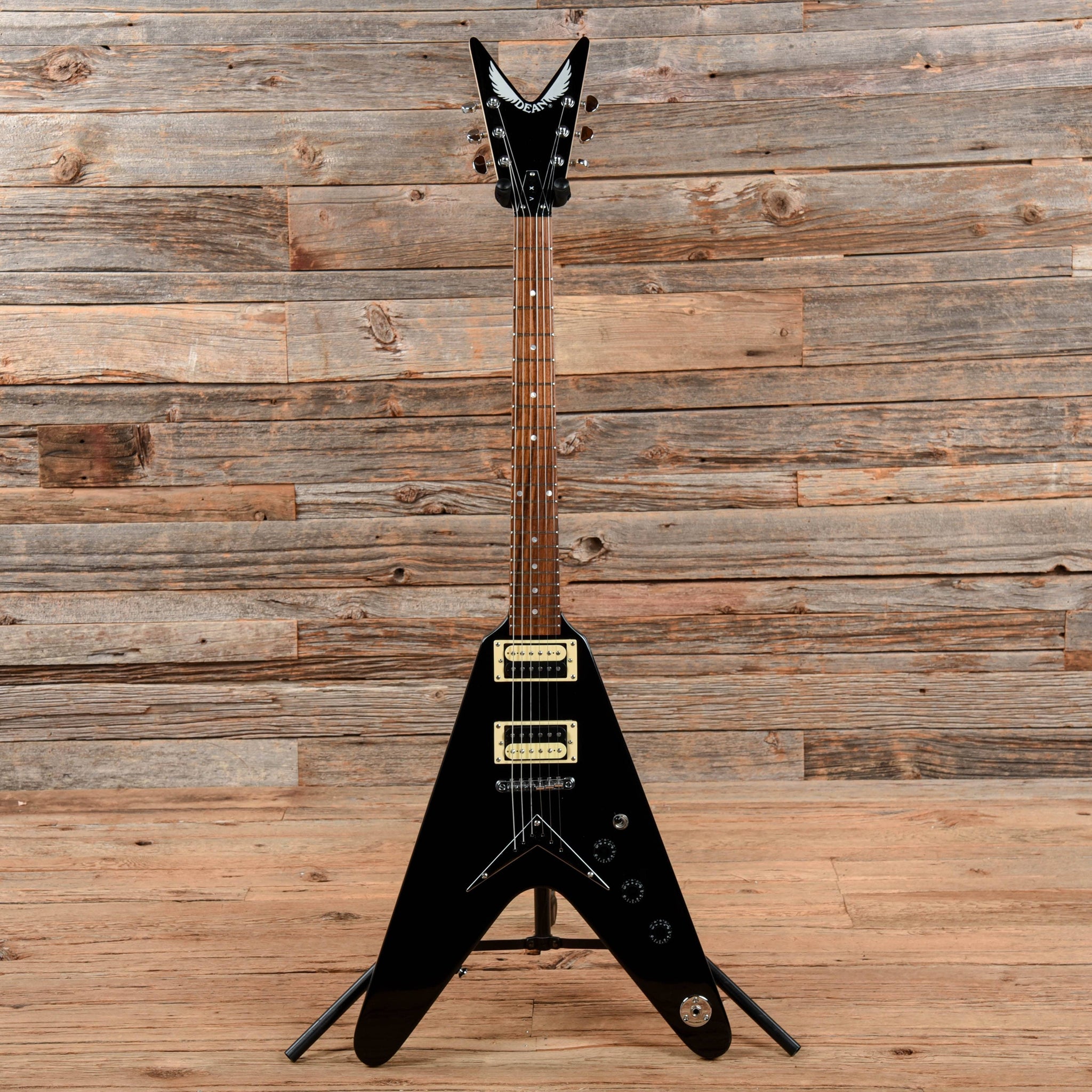 Dean Guitars V-X Black – Chicago Music Exchange