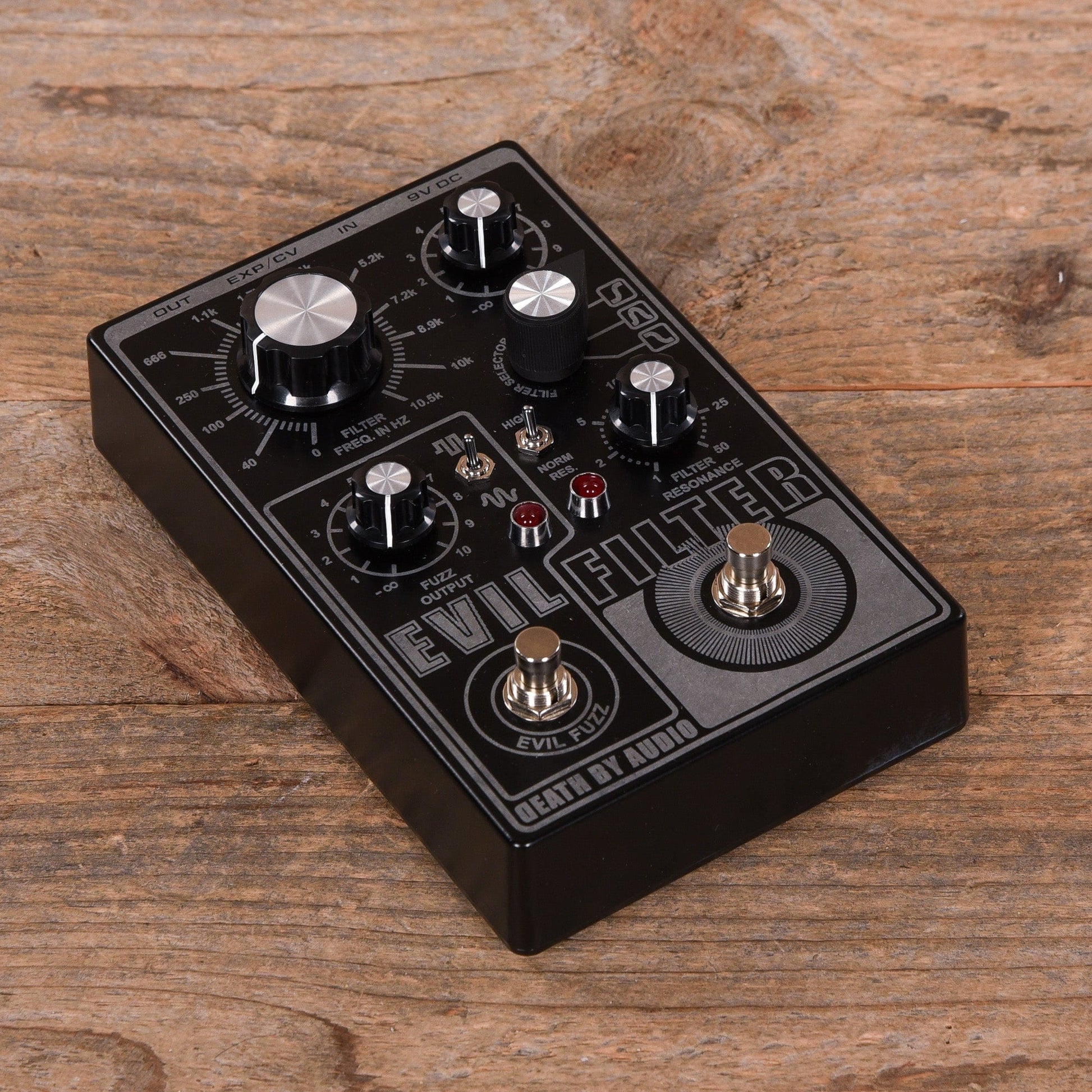 Death By Audio Evil Filter Octave Fuzz – Chicago Music Exchange