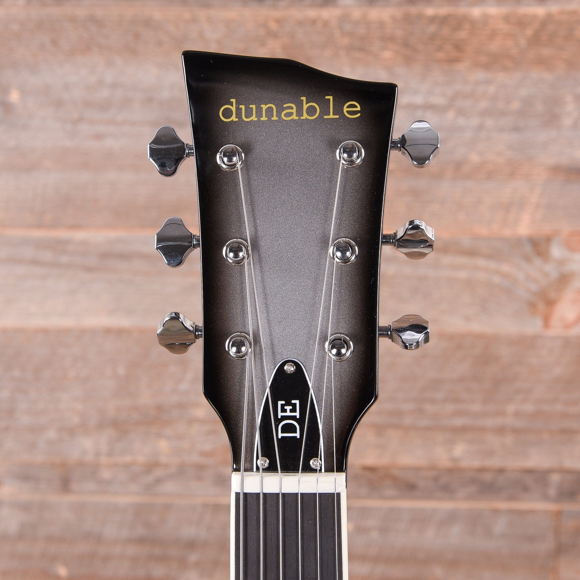 Dunable DE R2 Gloss Silverburst – Chicago Music Exchange