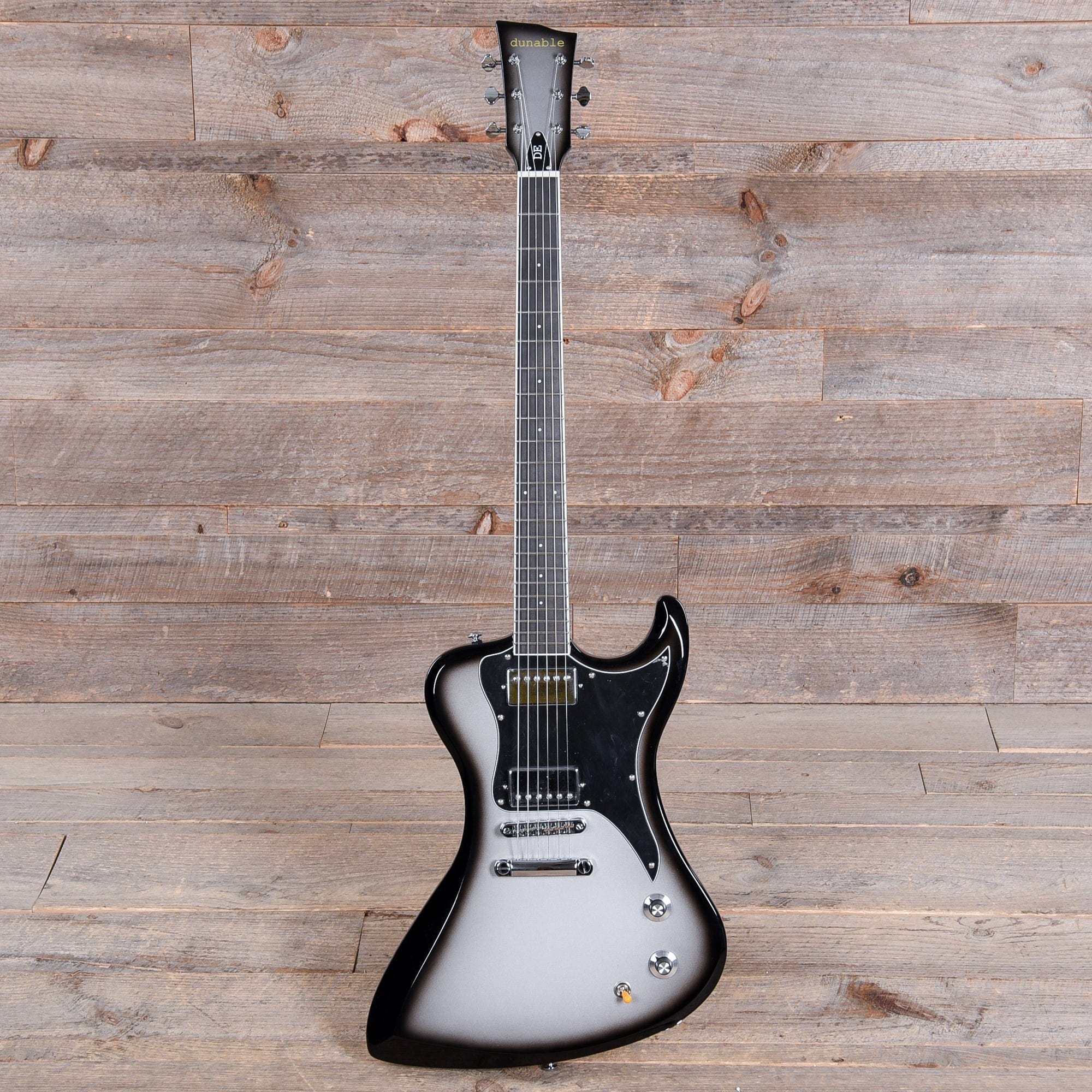 Dunable DE R2 Gloss Silverburst – Chicago Music Exchange