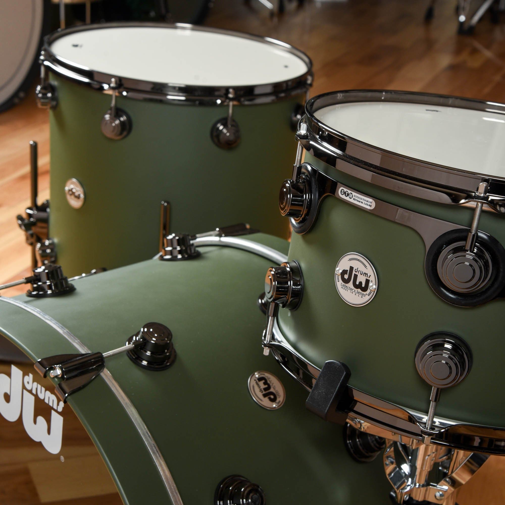 DW Collector's Series 13/16/22 3pc. Maple/Mahogany Drum Kit Solid Army ...