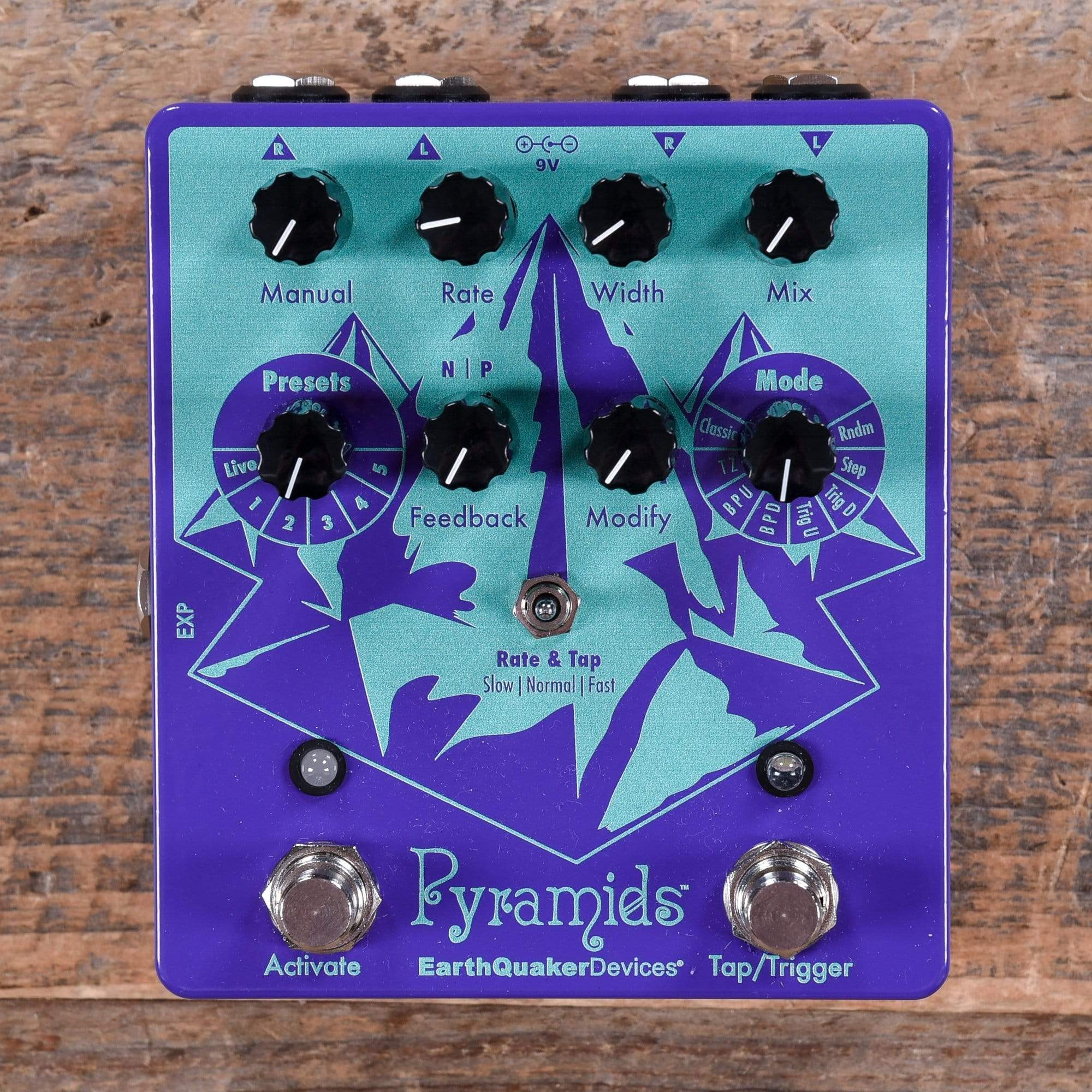 Earthquaker Devices Pyramids Stereo Flanging Device – Chicago Music ...