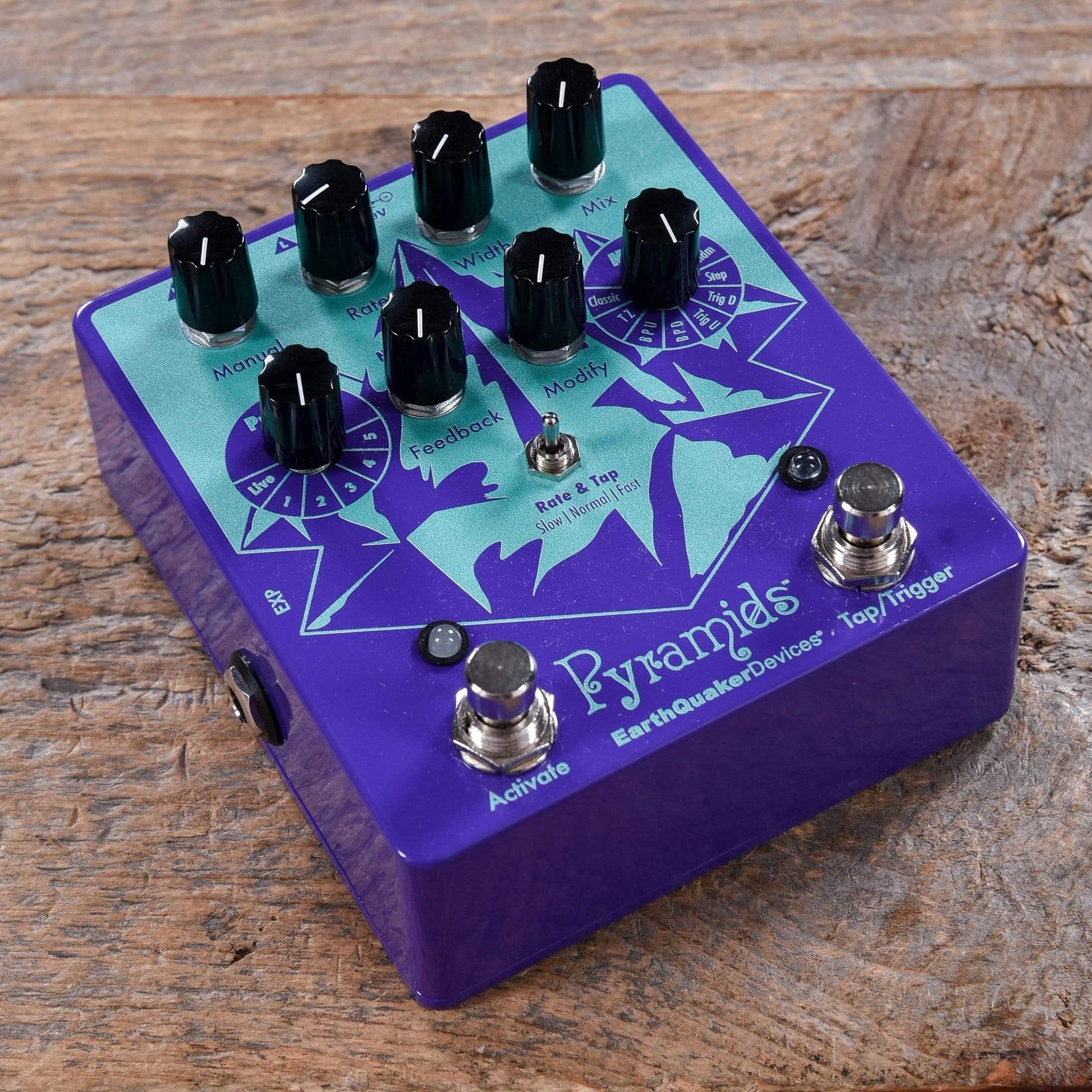 Earthquaker Devices Pyramids Stereo Flanging Device – Chicago Music ...