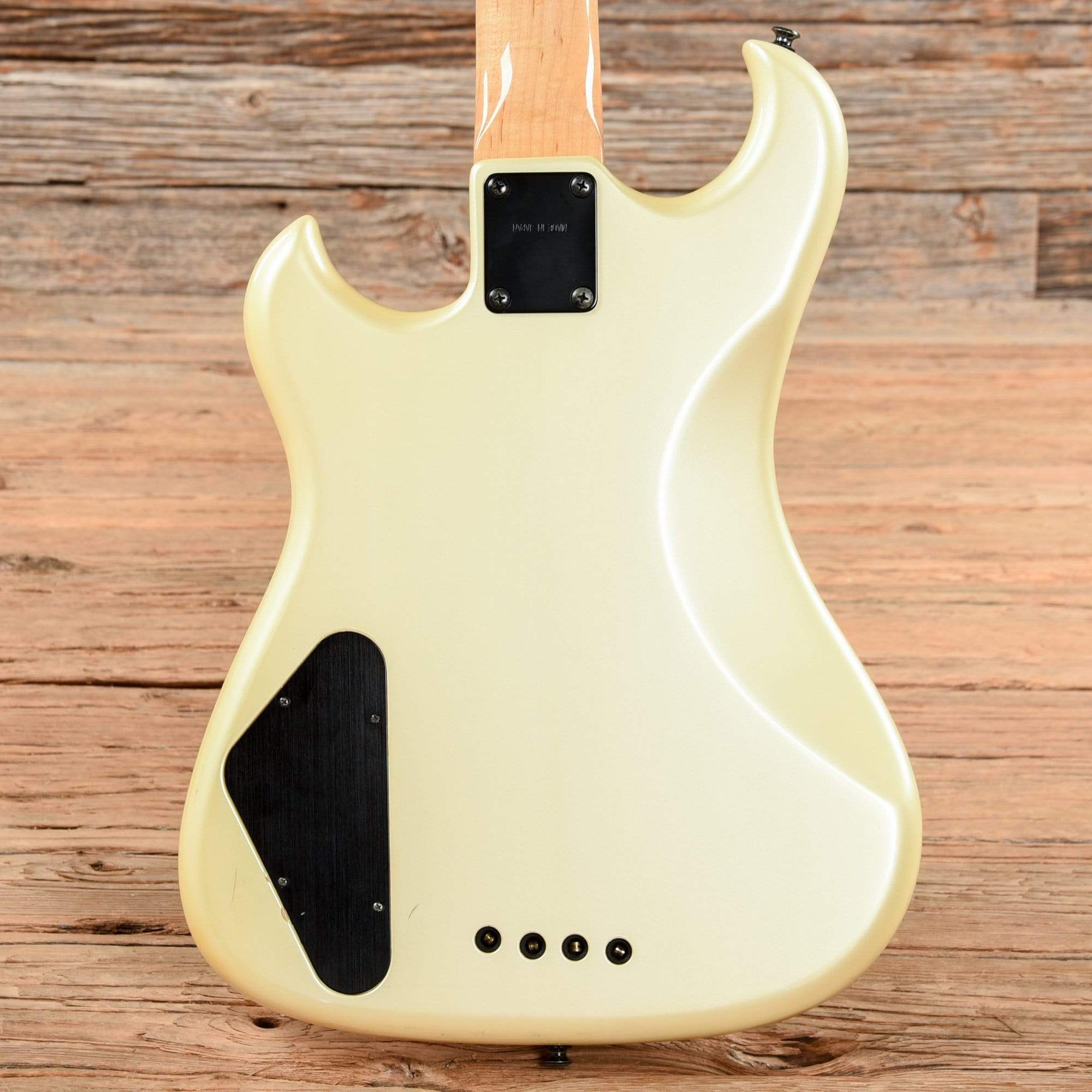 Electra Westone Phoenix Bass White 1984 – Chicago Music Exchange
