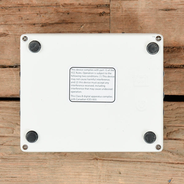 Electro-Harmonix Deluxe Memory Man 1100-TT Analog Delay Pedal w/ Tap T ...