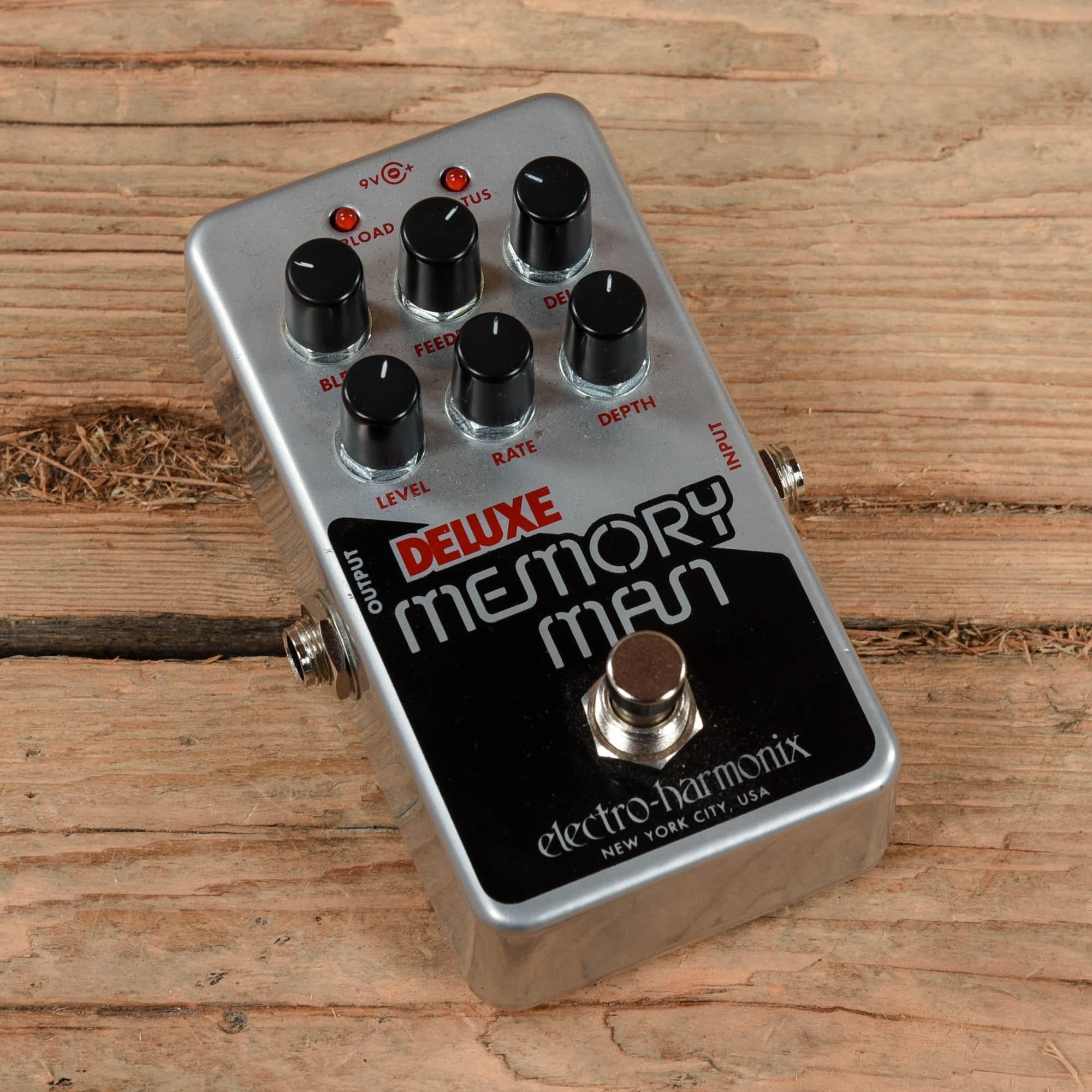Electro-Harmonix Deluxe Memory Man Nano – Chicago Music Exchange