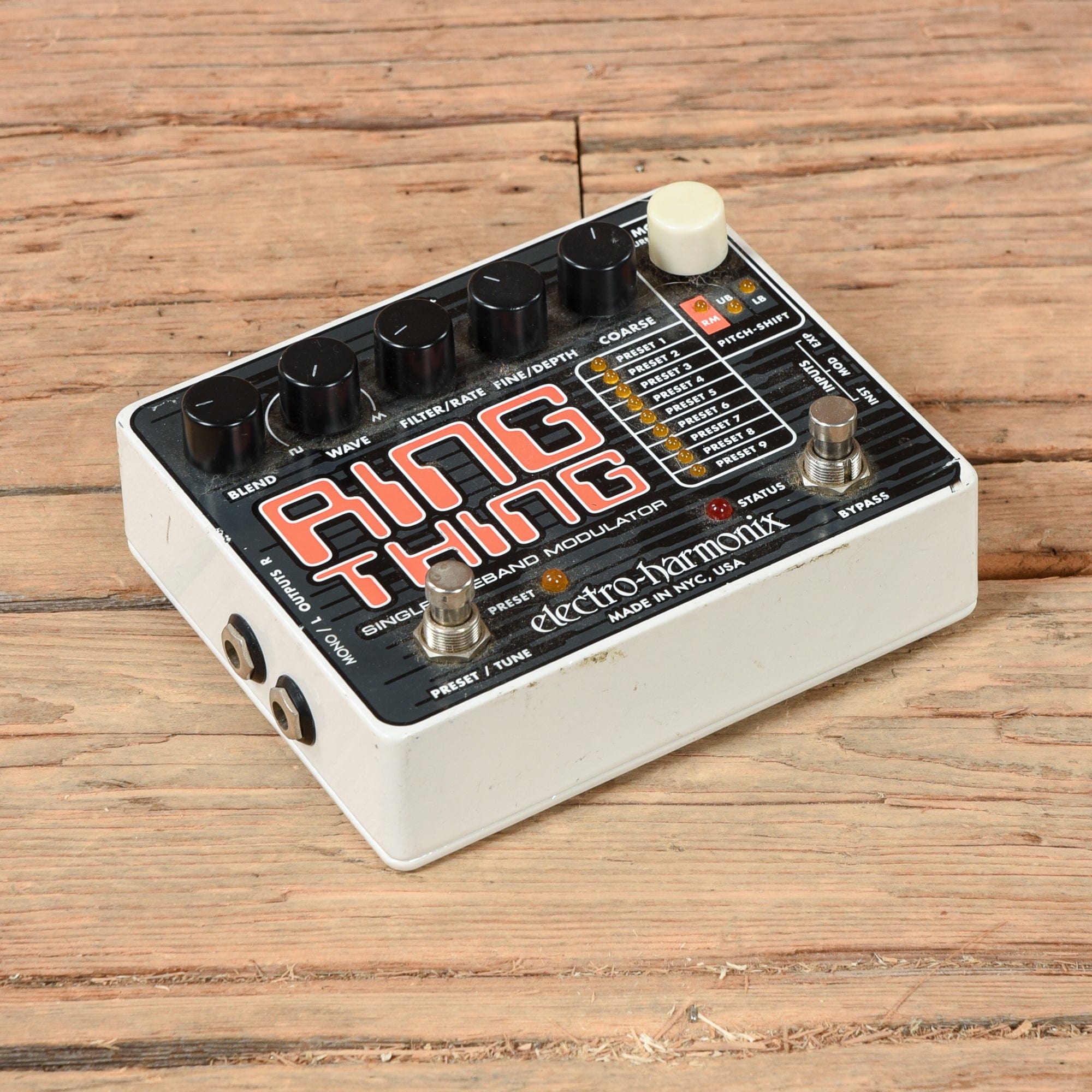 Electro-Harmonix Ring Thing Sideband Modulator – Chicago Music Exchange