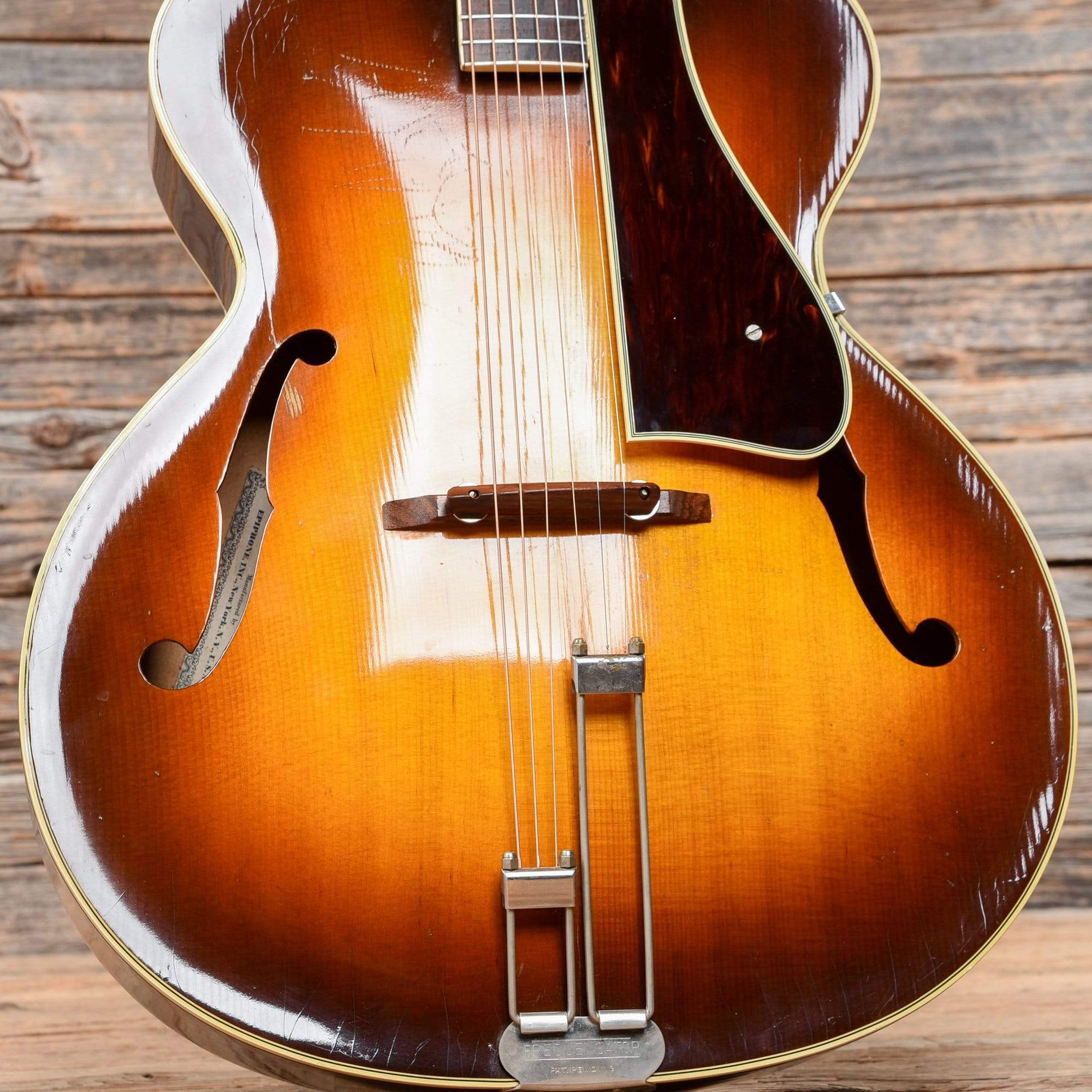 Epiphone Triumph Sunburst 1964 – Chicago Music Exchange