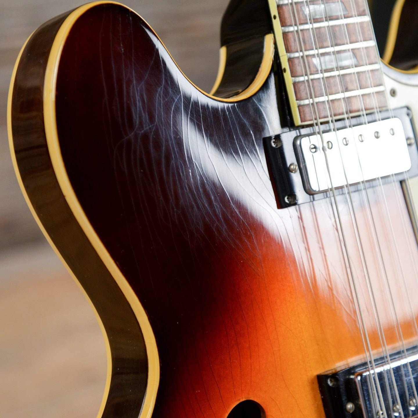 Epiphone Sunburst 1967 – Chicago Music Exchange
