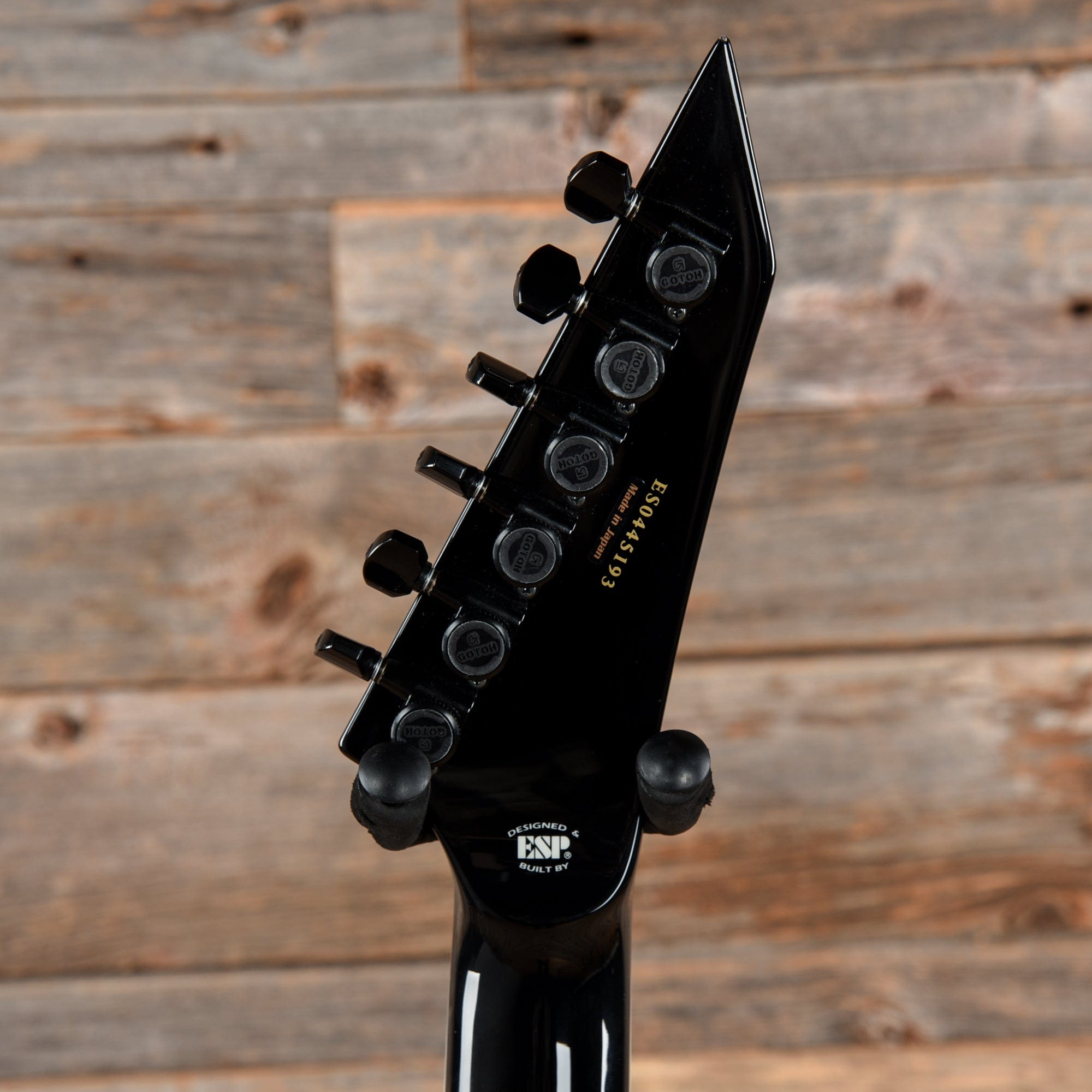 ESP E-II Arrow NT Black – Chicago Music Exchange