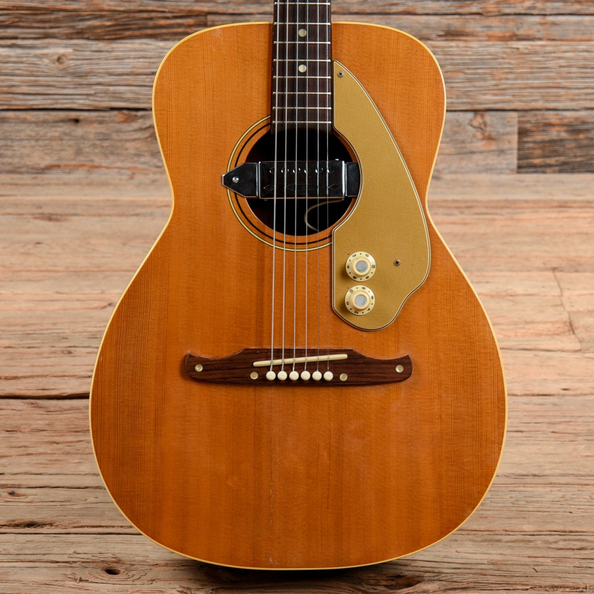 Fender Redondo Natural 1969 – Chicago Music Exchange