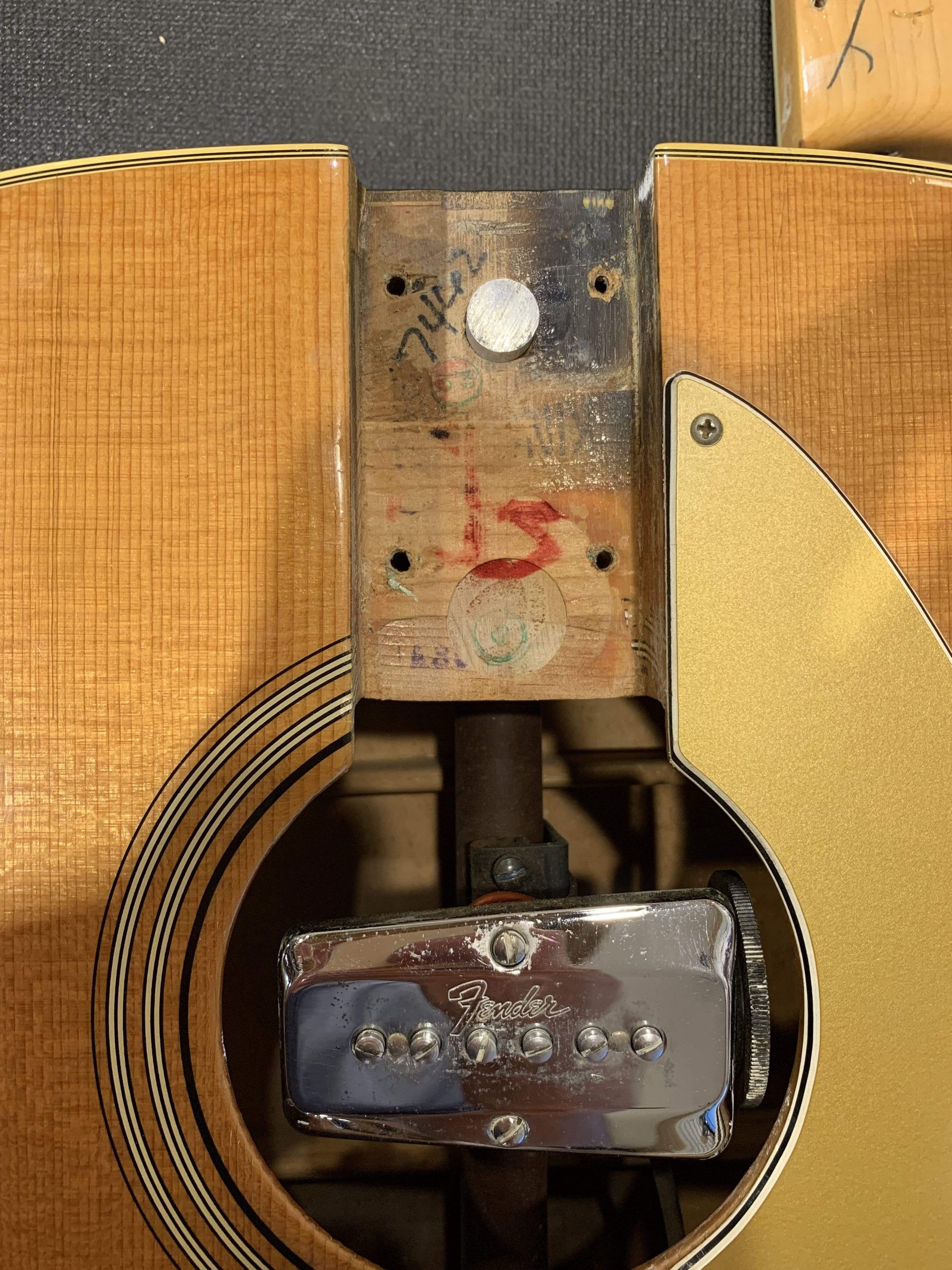Fender Kingman Sunburst 1968 – Chicago Music Exchange