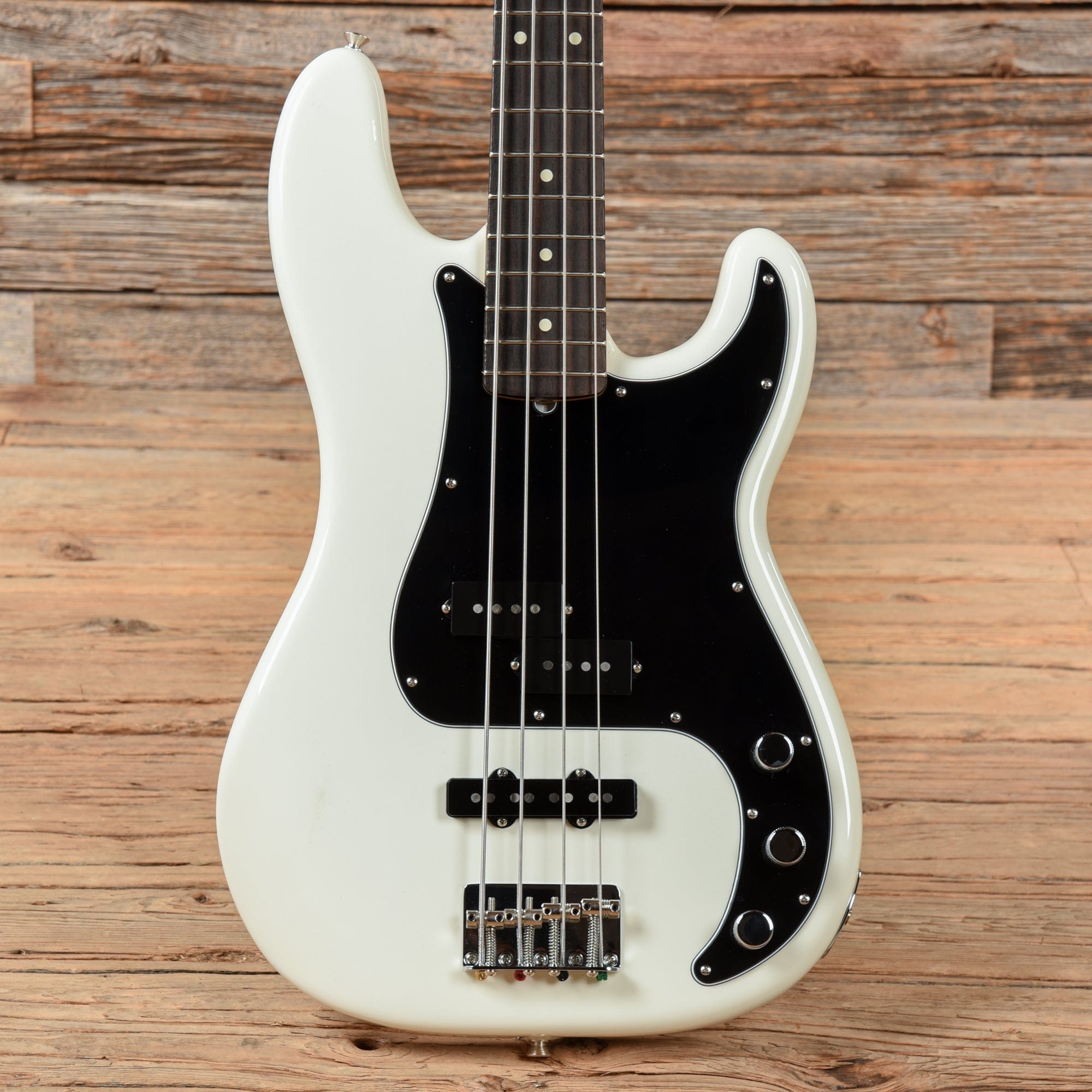 Fender American Performer Precision Bass Arctic White 2022 – Chicago ...