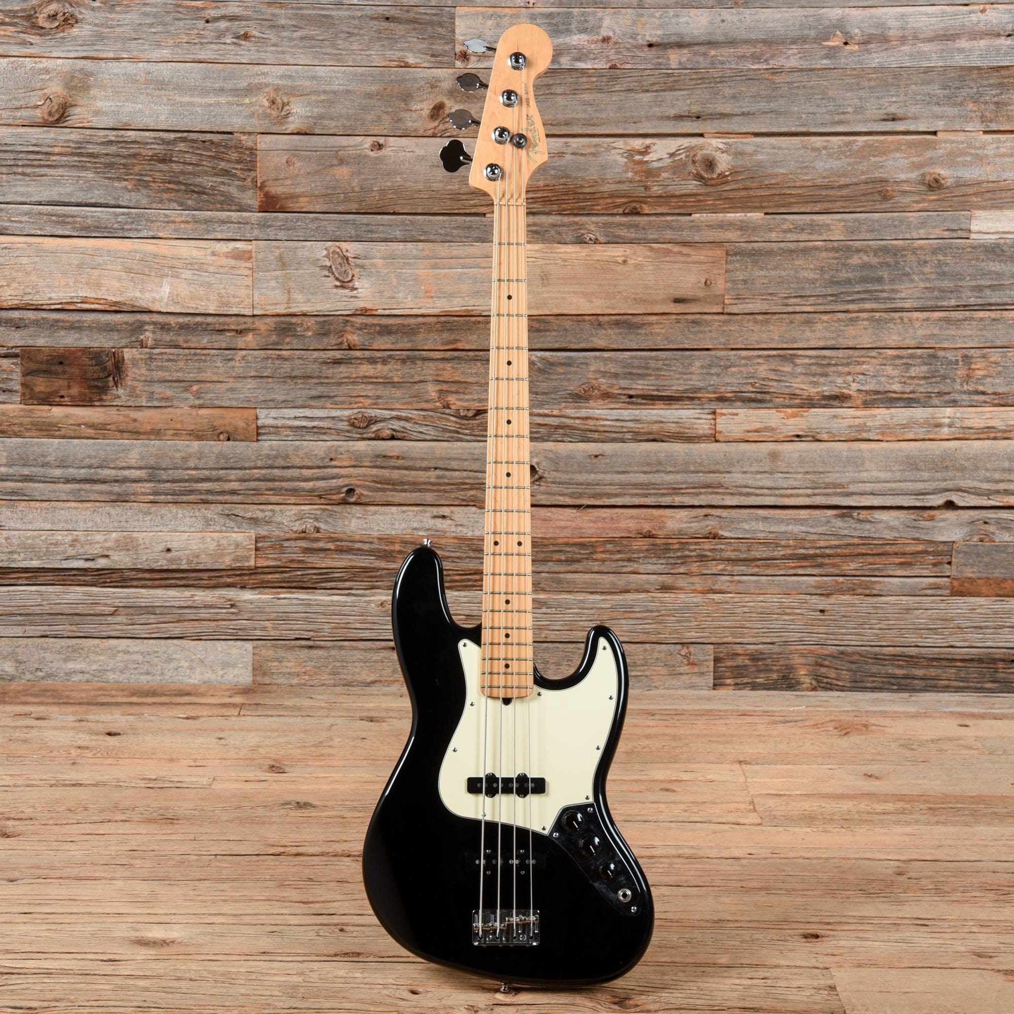Fender American Series Jazz Bass Black 2003 – Chicago Music Exchange