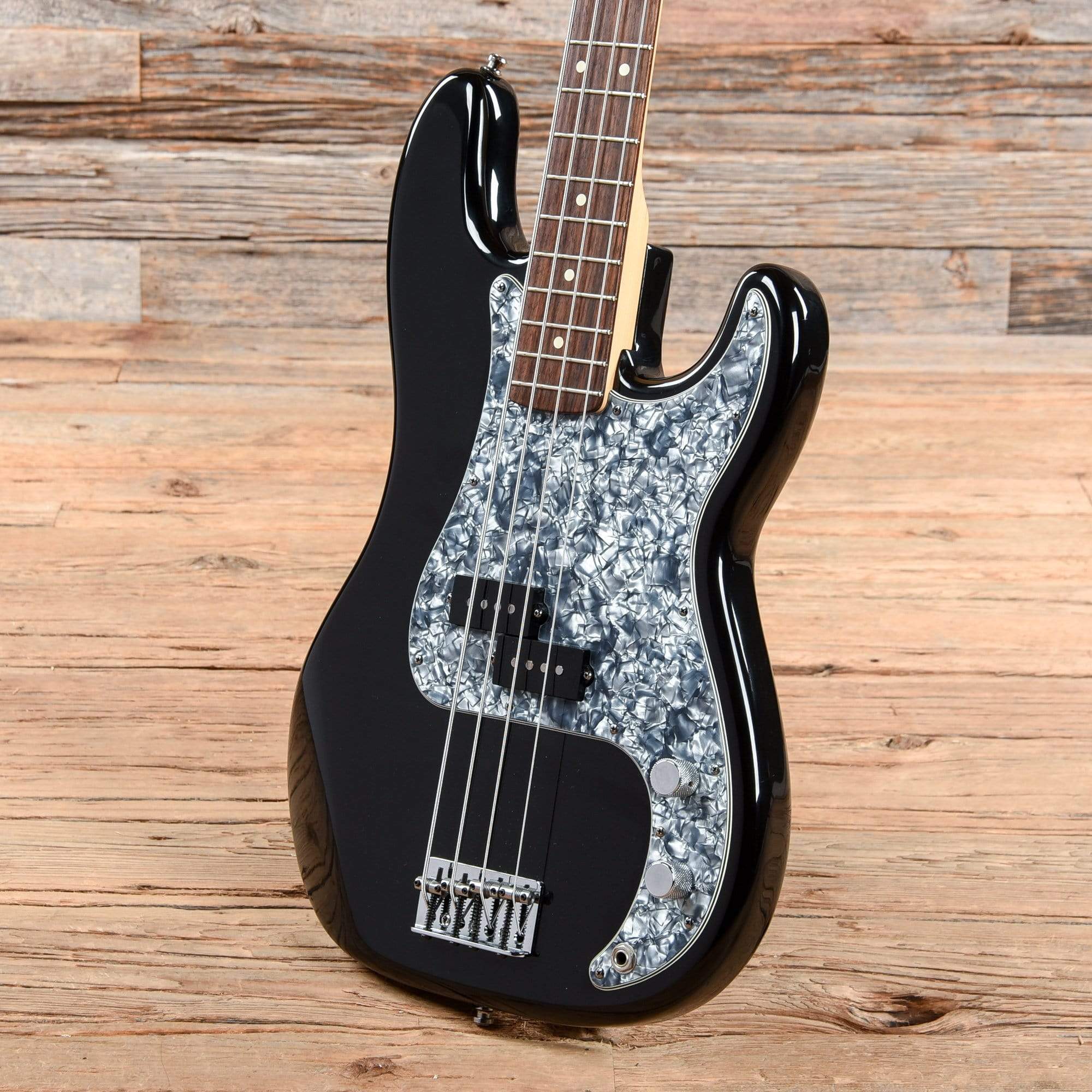 Fender American Standard Precision Bass Black 2001 – Chicago Music Exchange