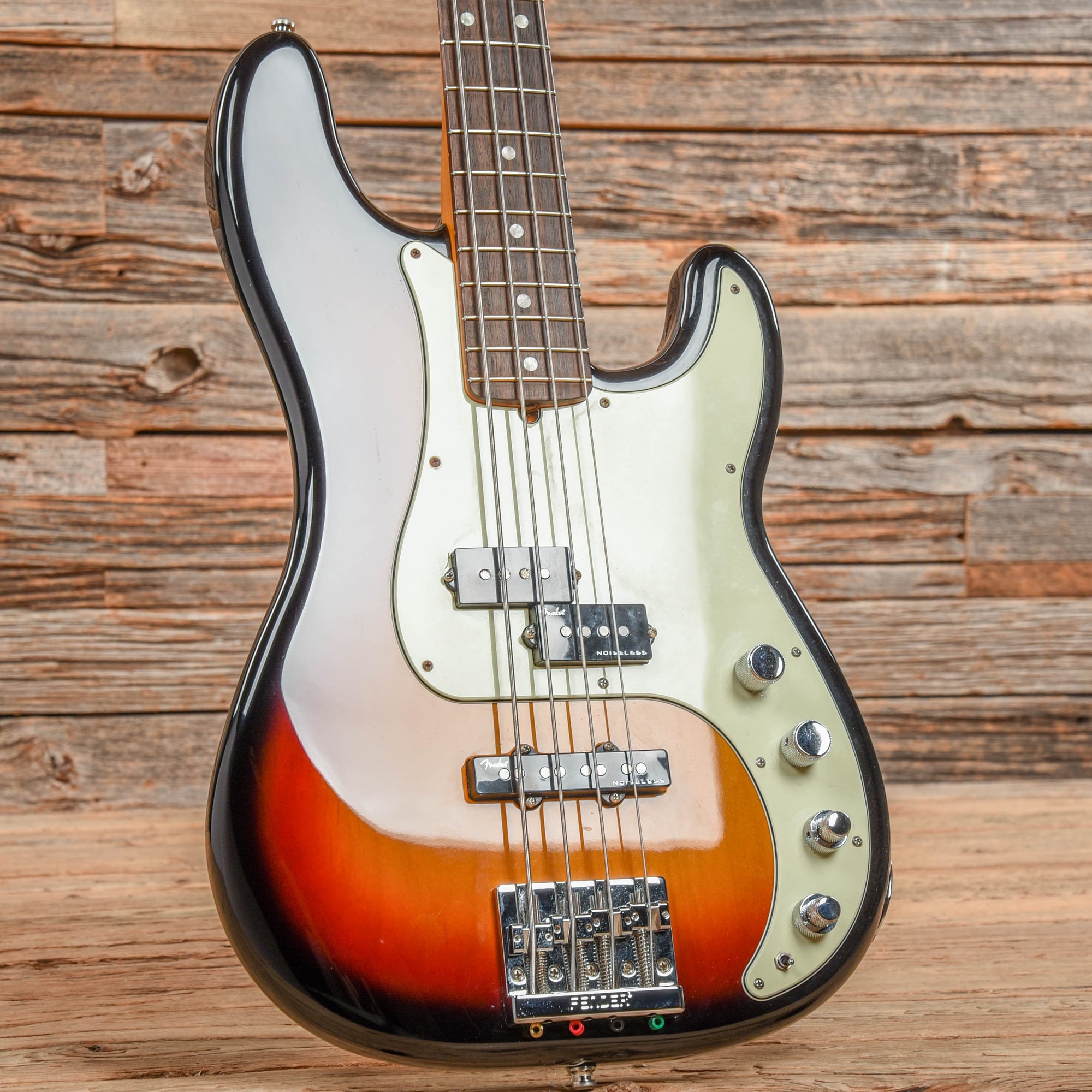 Fender American Ultra Precision Bass 3-Color Sunburst 2019 – Chicago ...