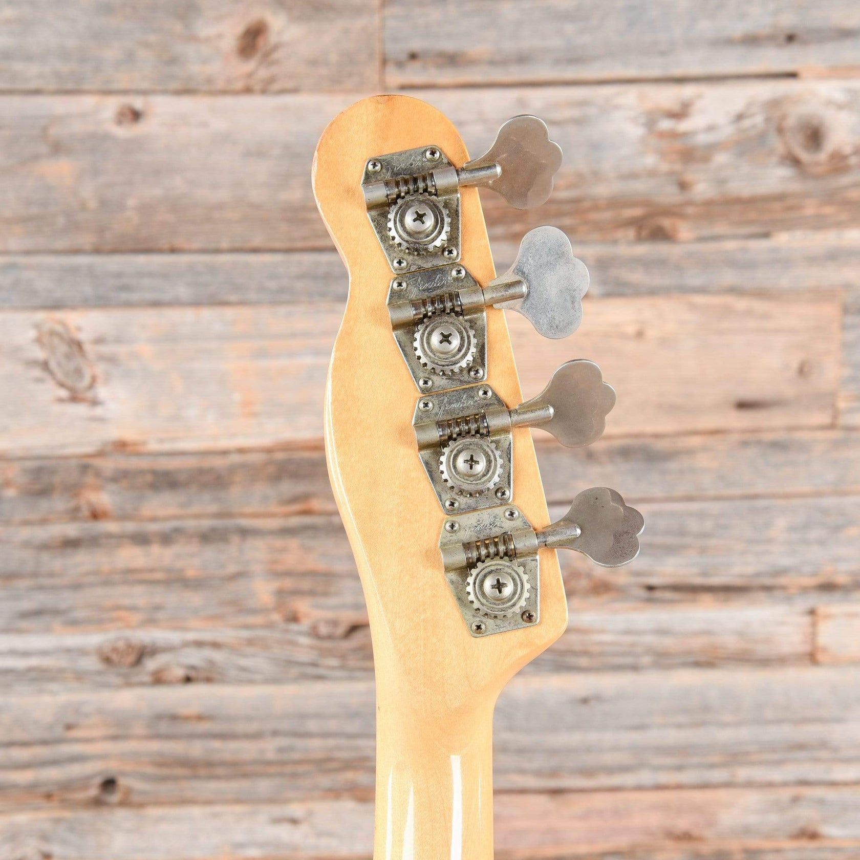 Fender Bullet Bass Deluxe Olympic White 1982 – Chicago Music Exchange