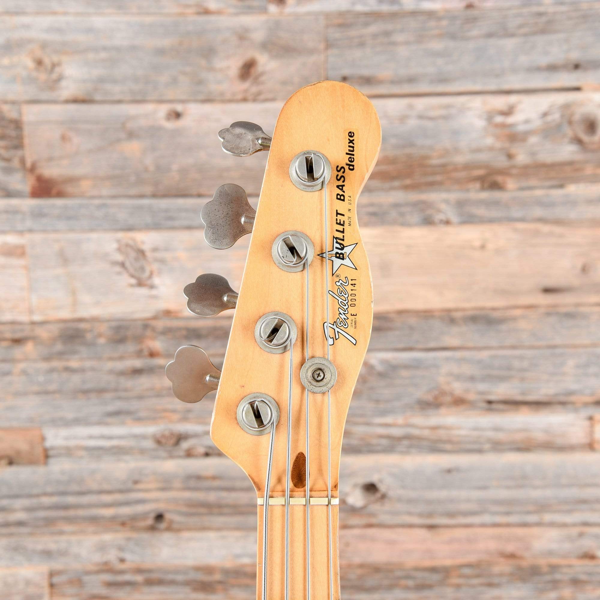 Fender Bullet Bass Deluxe Olympic White 1982 – Chicago Music Exchange
