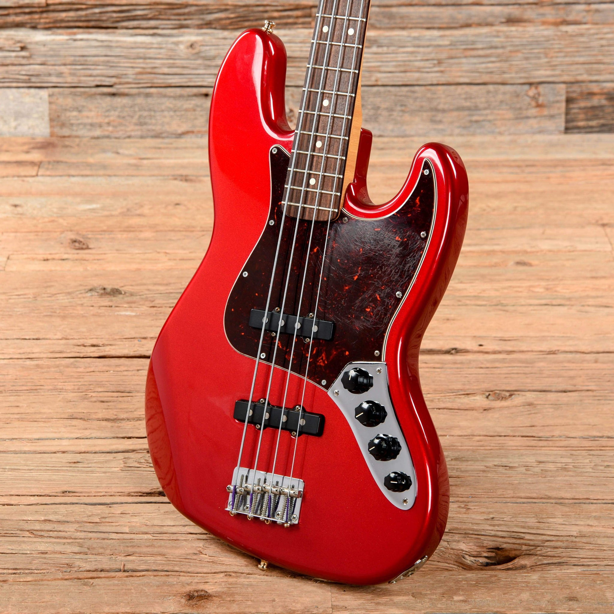 Fender Deluxe Active Jazz Bass Chrome Red 2001 – Chicago Music Exchange