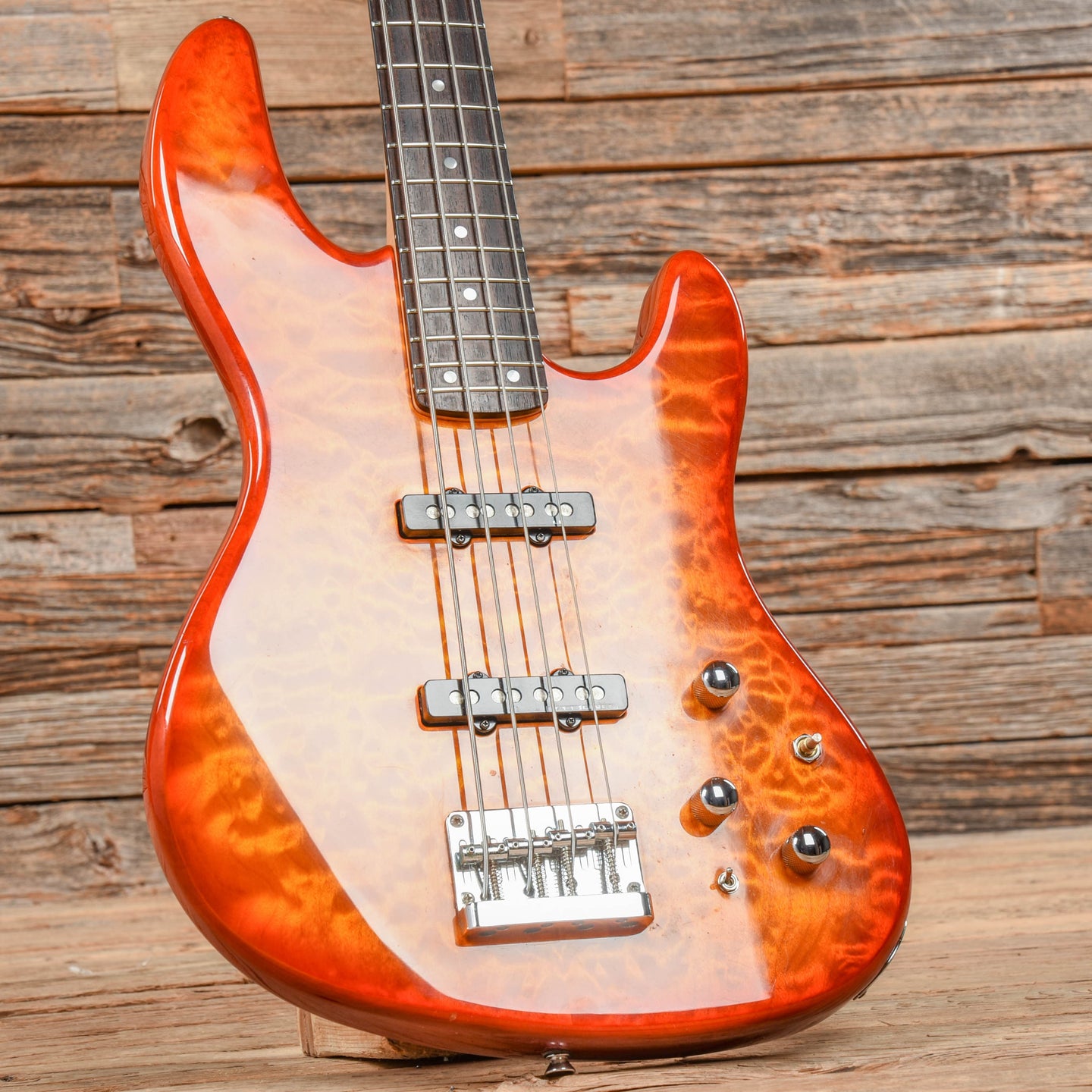 Fender Deluxe Jazz Bass 24 Quilted Maple – Chicago Music Exchange