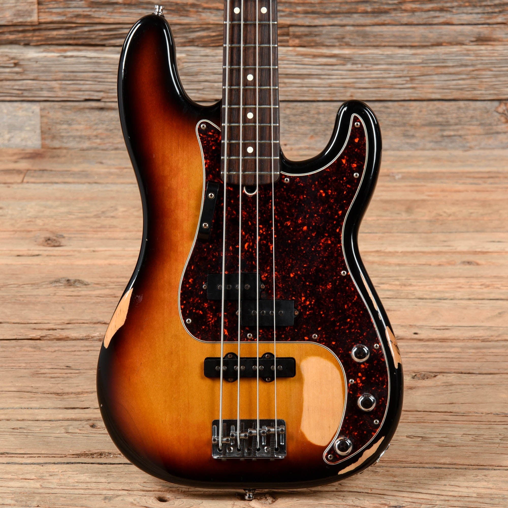 Fender Hot Rodded Precision Bass Sunburst 1998 – Chicago Music Exchange
