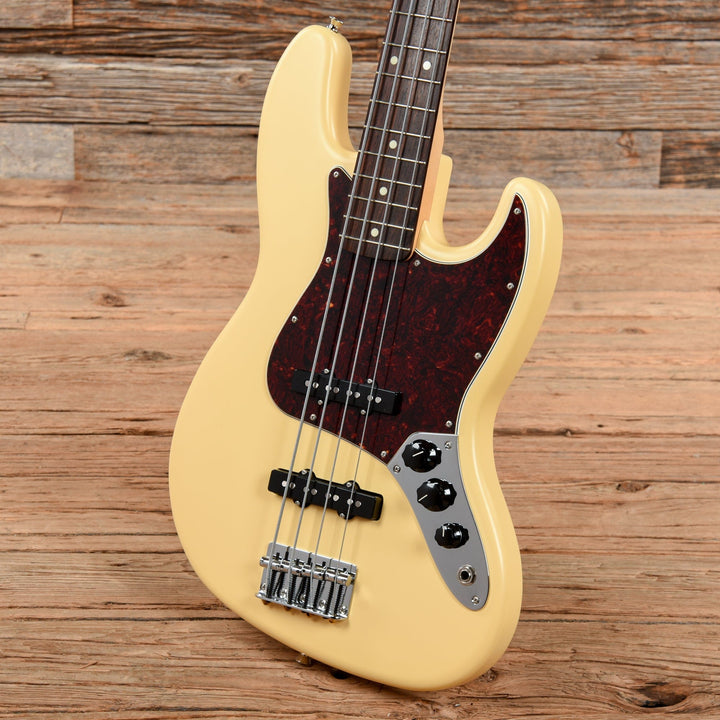 Fender MIJ Junior Collection Jazz Bass – Chicago Music Exchange